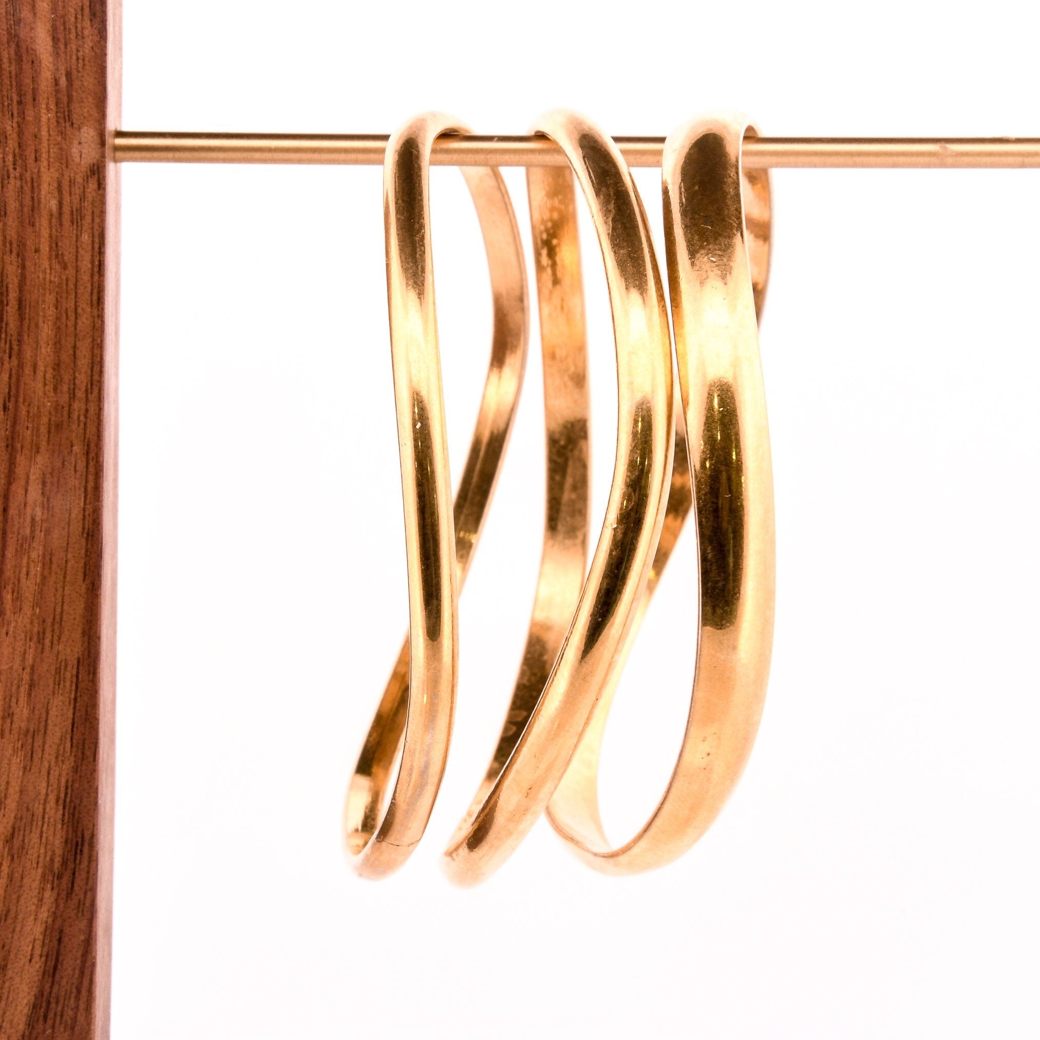 Vintage Gold Wavy Bangle Bracelet Stack Set | Shop THRILLING