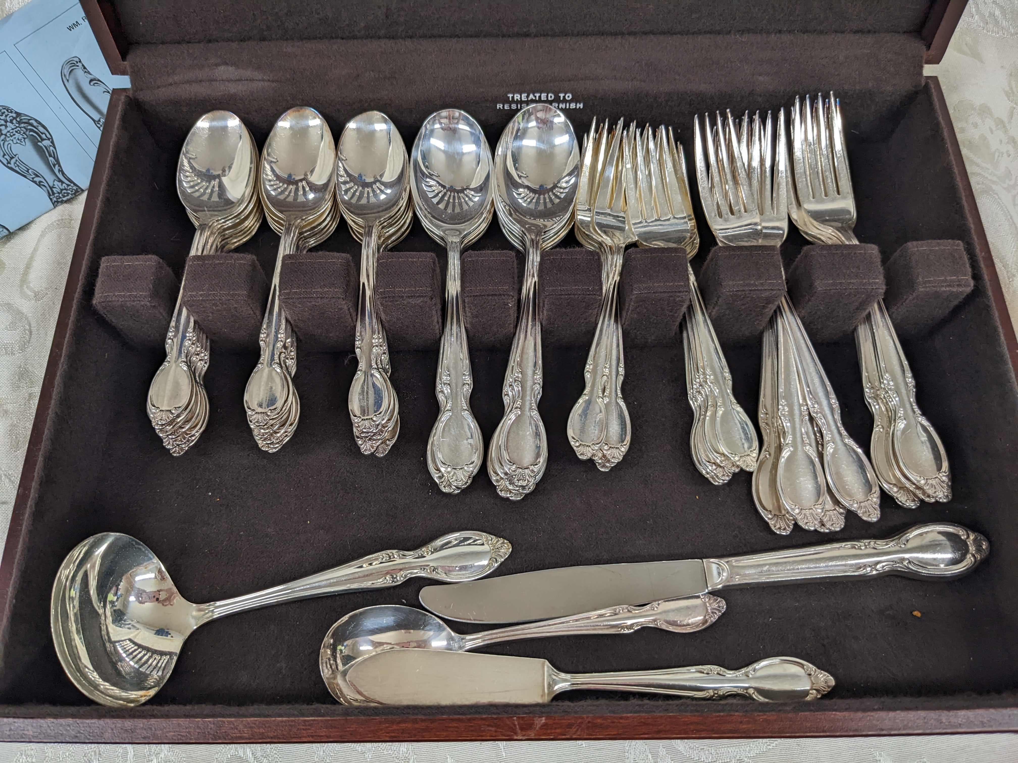 Vintage 70s Wm. Rogers Silverware Set And Chest By The International Silver Co | Shop THRILLING