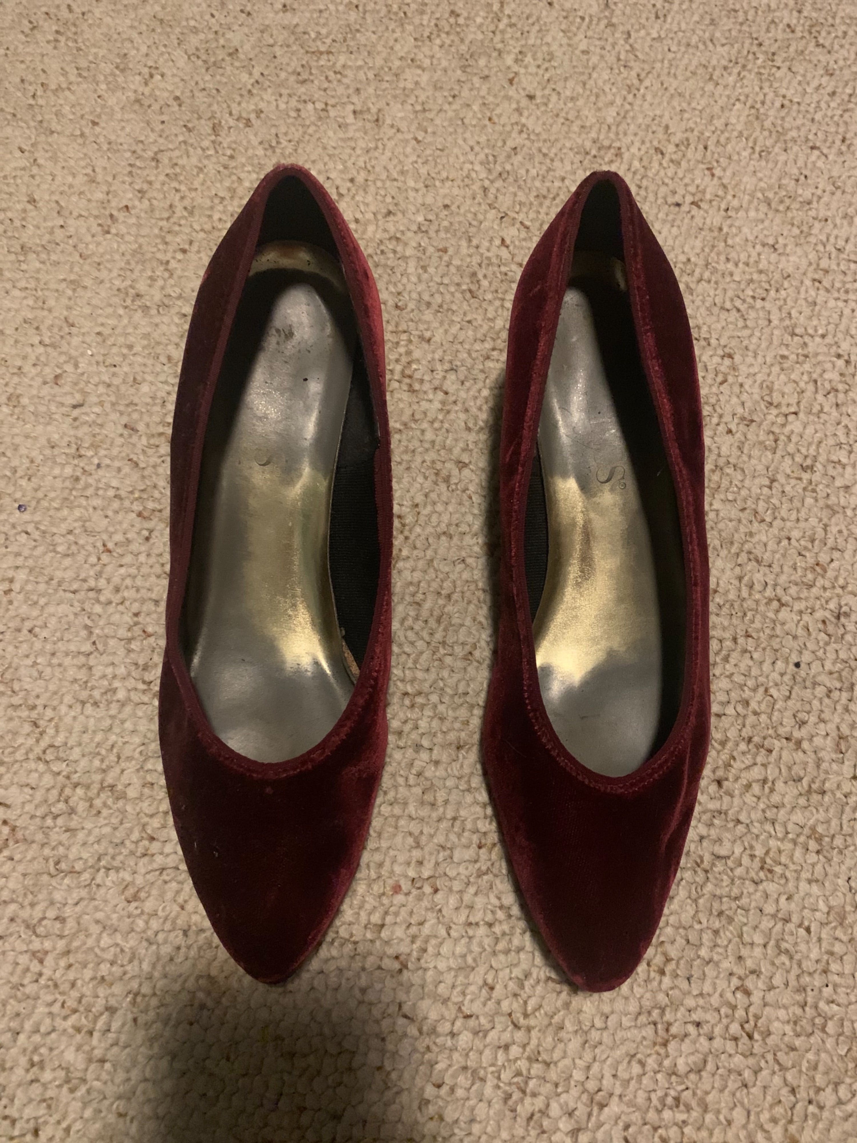 Vintage 80's Burgundy Velvet Heels by After 6 | Shop THRILLING