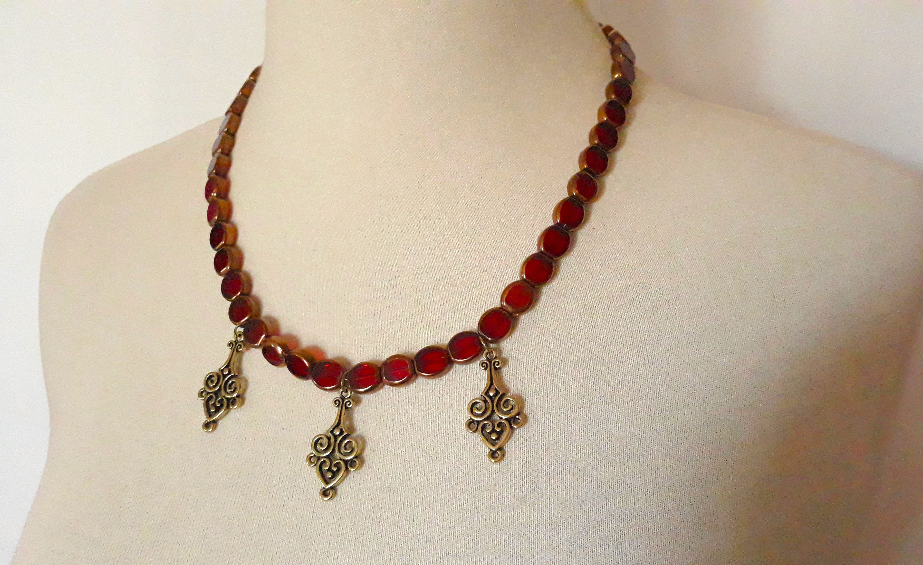 Vintage Victorian Style Red and Gold Necklace | Shop THRILLING