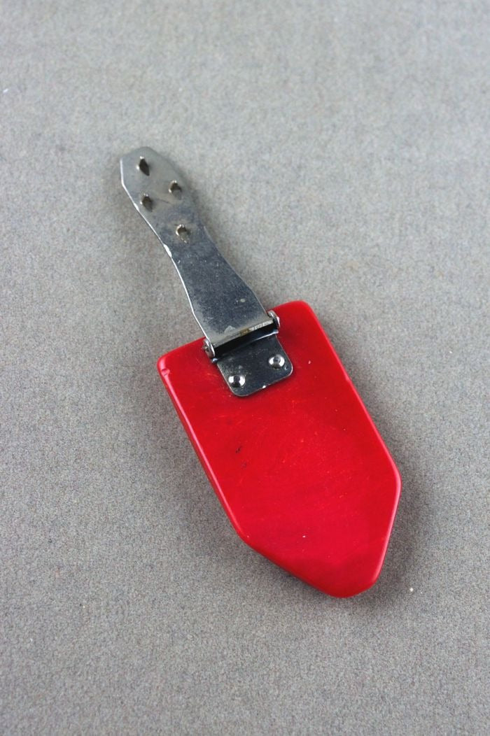 Vintage 30’s-40’s Carved Red Bakelite Dress Clip Pin | Shop THRILLING