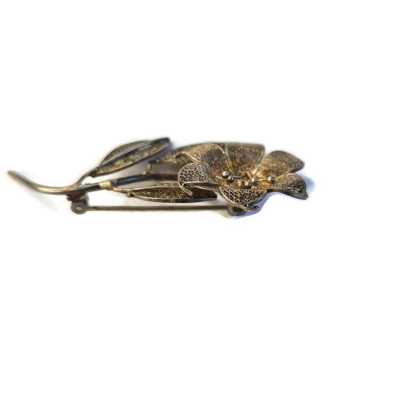 Vintage 40's Silver Filigree Flower Pin | Shop THRILLING