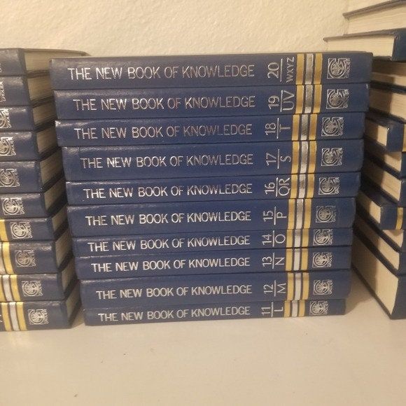 Vintage New Book of Knowledge Encyclopedia Set 1992 | Shop THRILLING