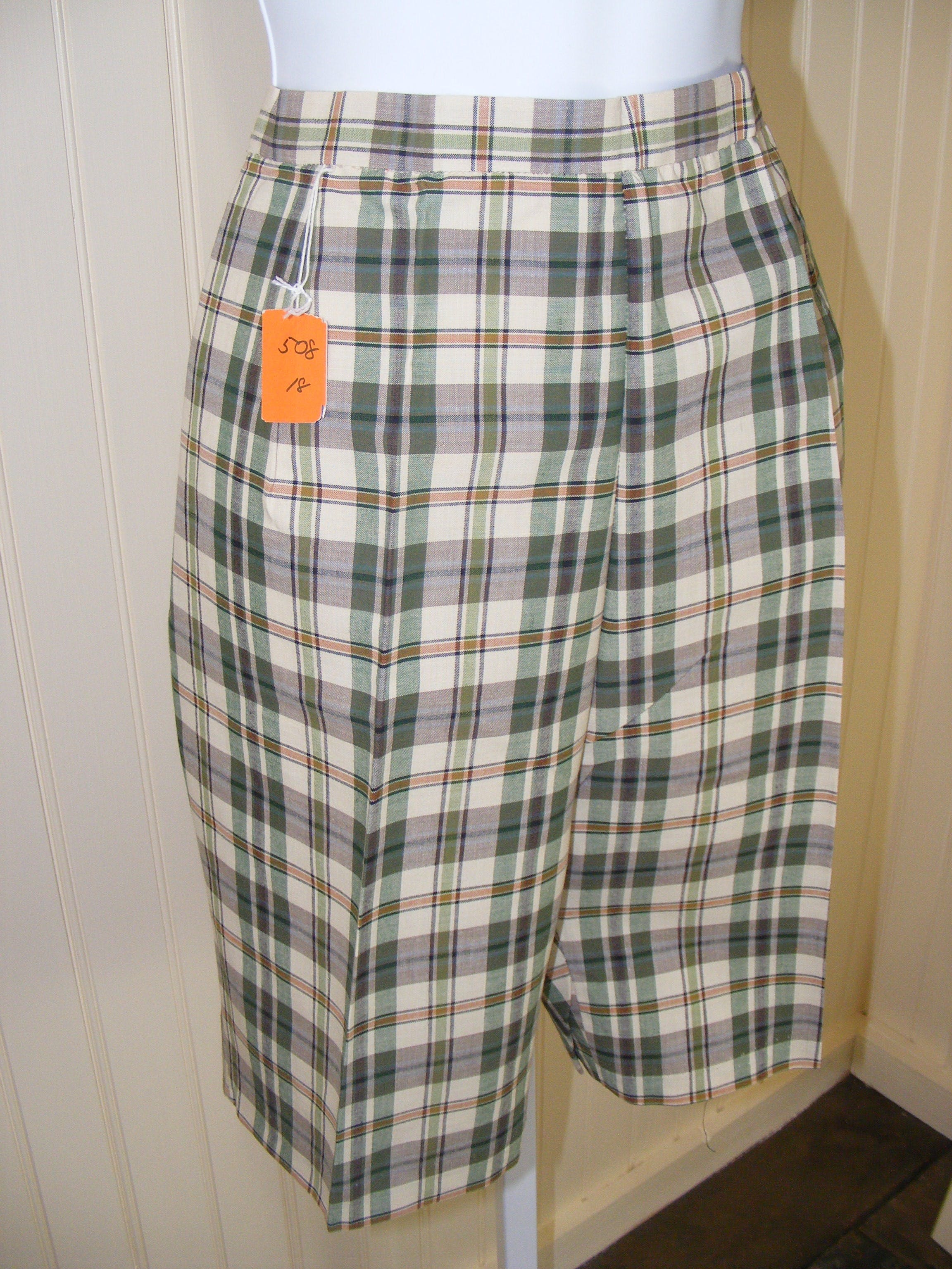 Vintage 60s Deadstock Green Plaid Cotton Bermuda Shorts | Shop THRILLING
