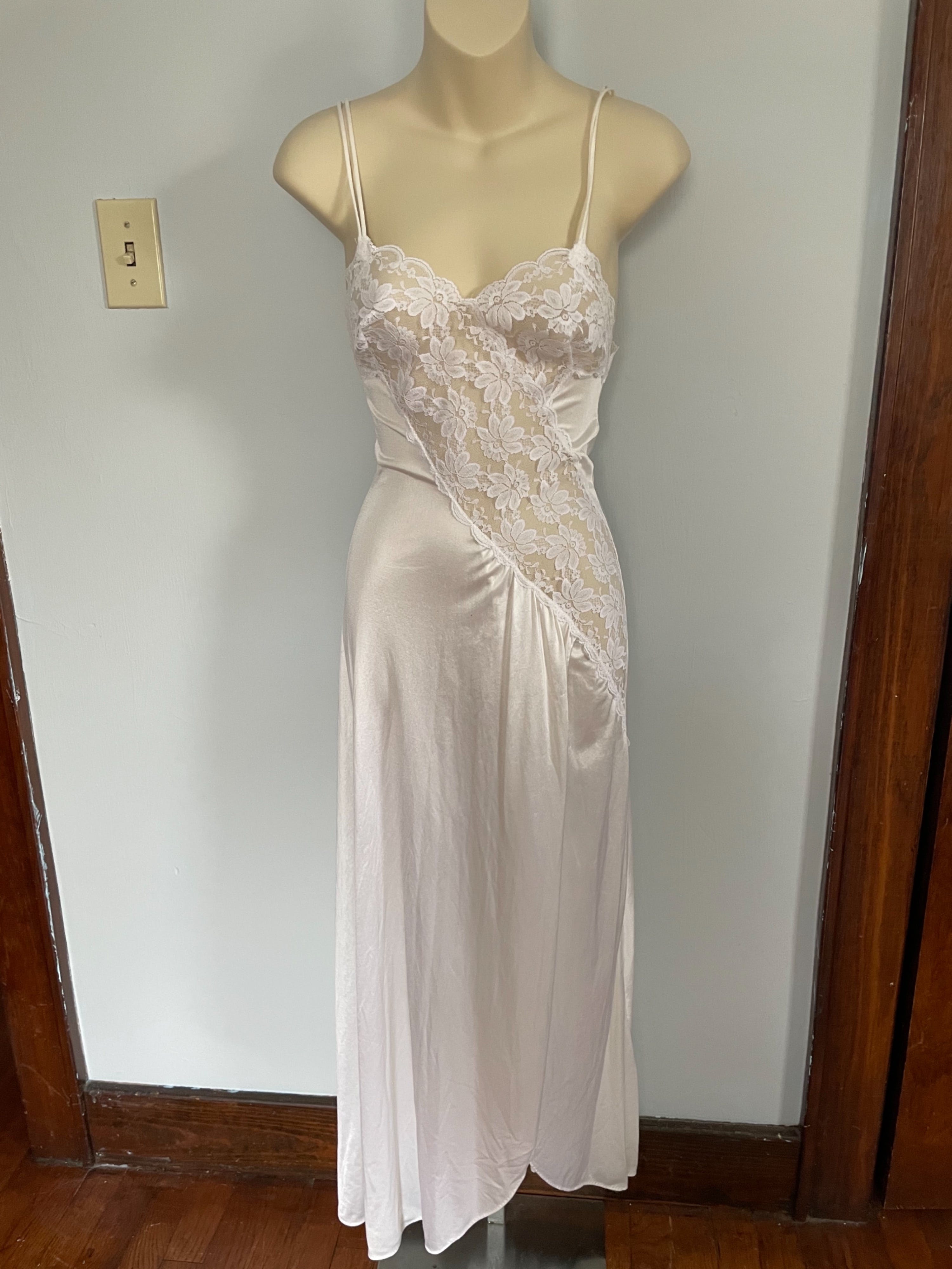 Vintage 80’s Bridal Nightie and Robe Set by Val Mode | Shop THRILLING