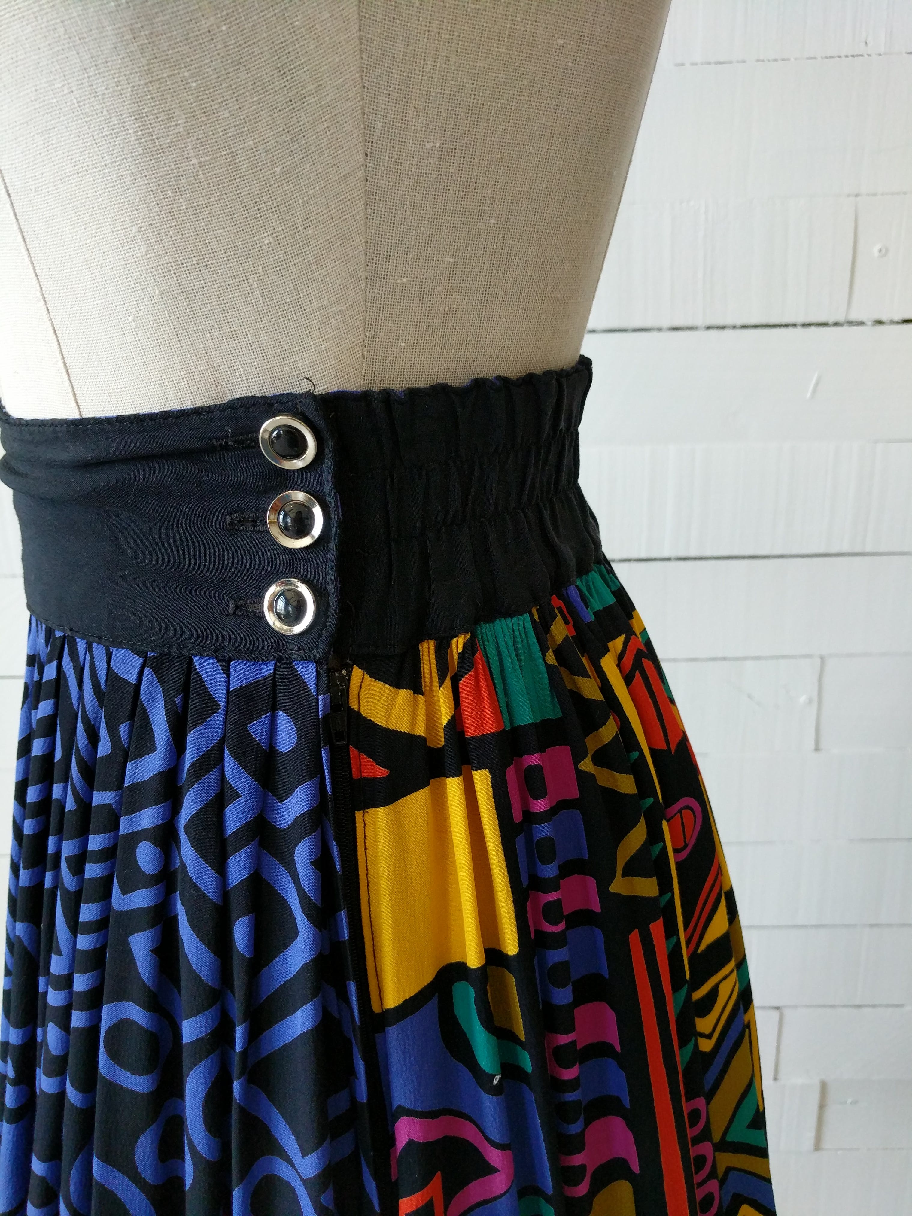 Vintage 80's Patterned and Pleated Skirt | Shop THRILLING