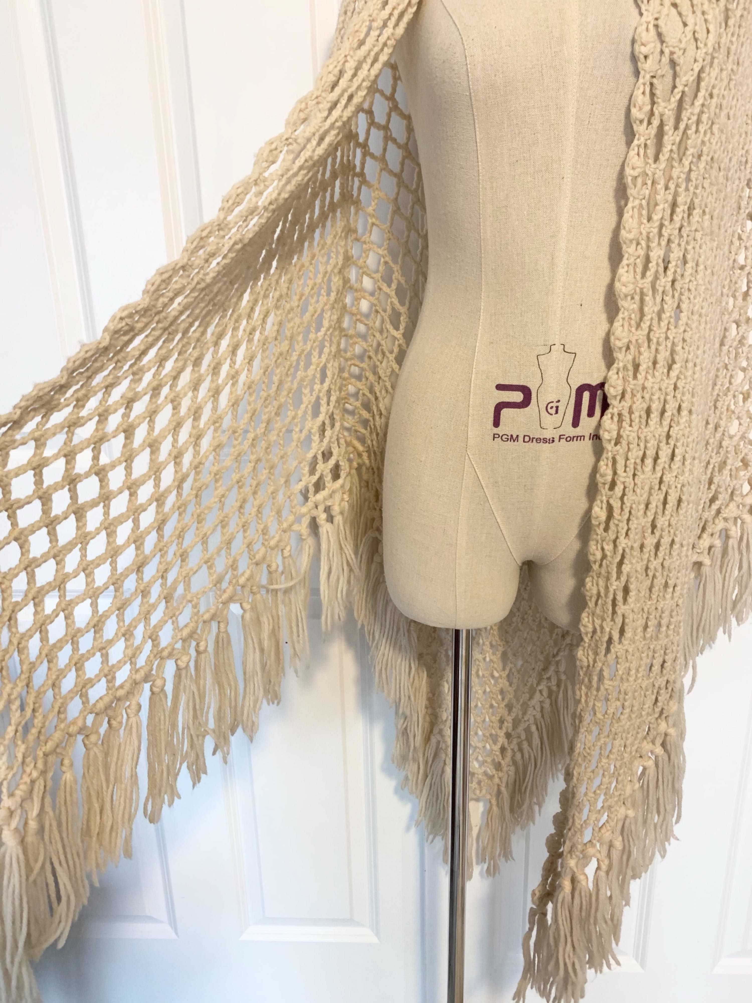 Vintage Handmade Cream Fringe Shawl | Shop THRILLING