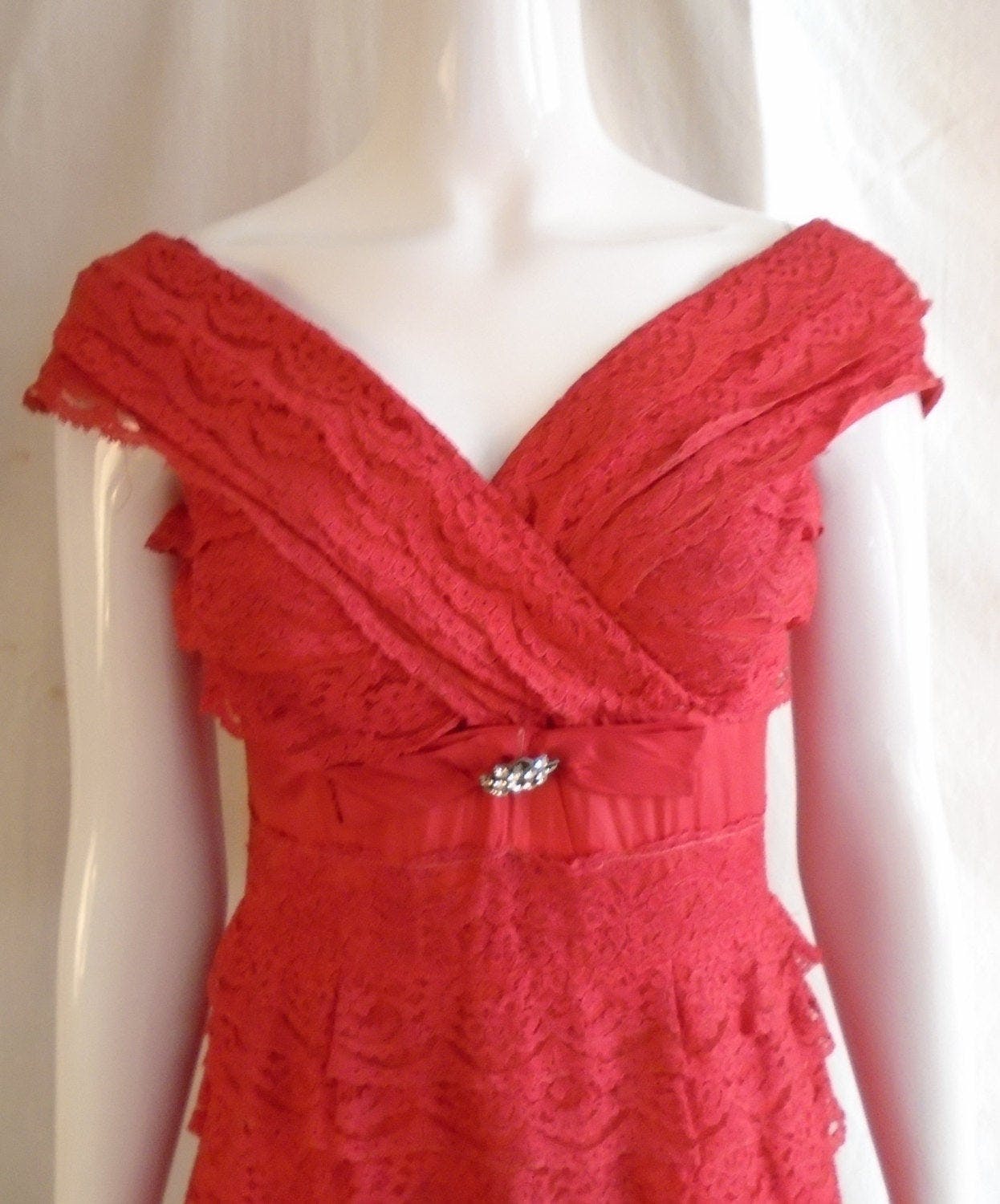 Vintage 50’s Sleeveless Red Lace Ruffle Dress with Rhinestone Pin ...