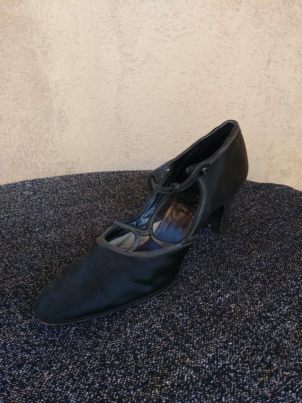 Vintage 20’s Black Satin Flapper T-Strap Shoes | Shop THRILLING