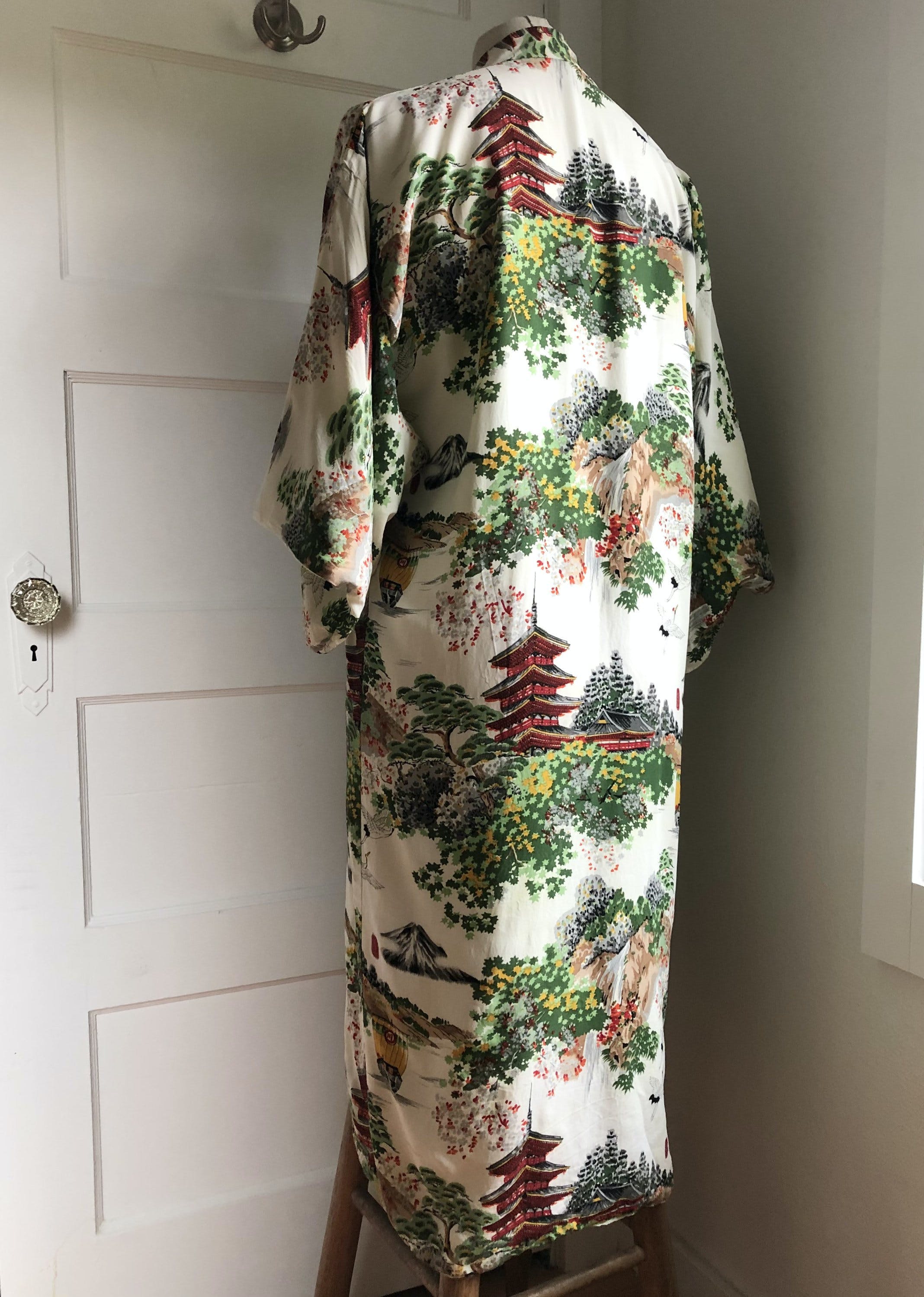 Vintage 60’s/70’s Silk Robe with Soaring Cranes Waterfall Print | Shop ...