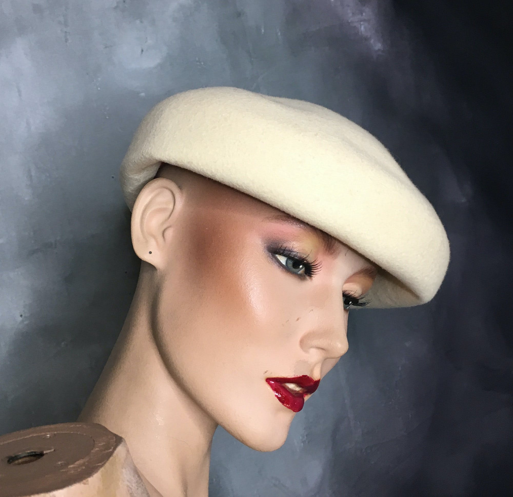 Vintage 50's White Wool Beret | Shop THRILLING