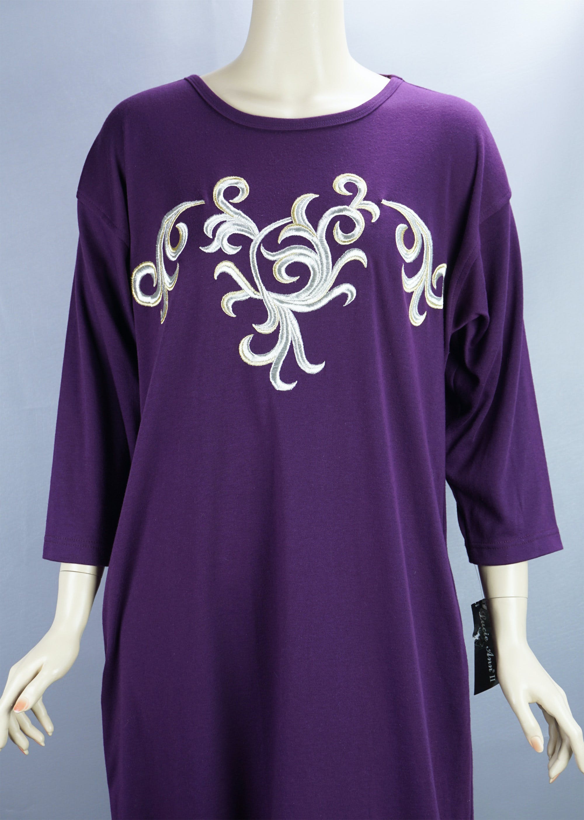 Vintage Silver Swirl Embroidered Robe by Lucie Ann II | Shop THRILLING