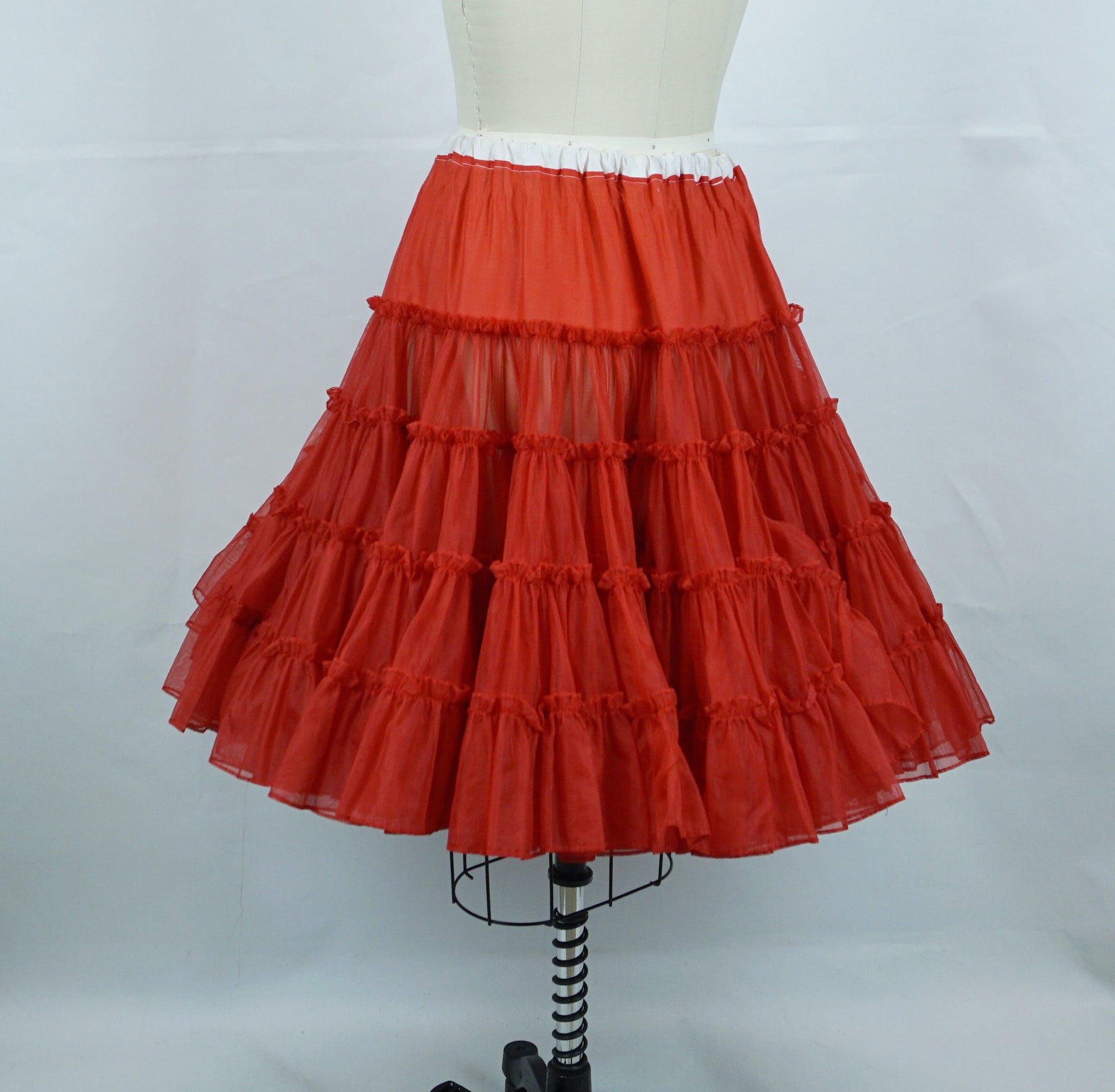 Vintage 60’s Bright Red Tulle Crinoline Skirt by Fashion Magic by Genie ...