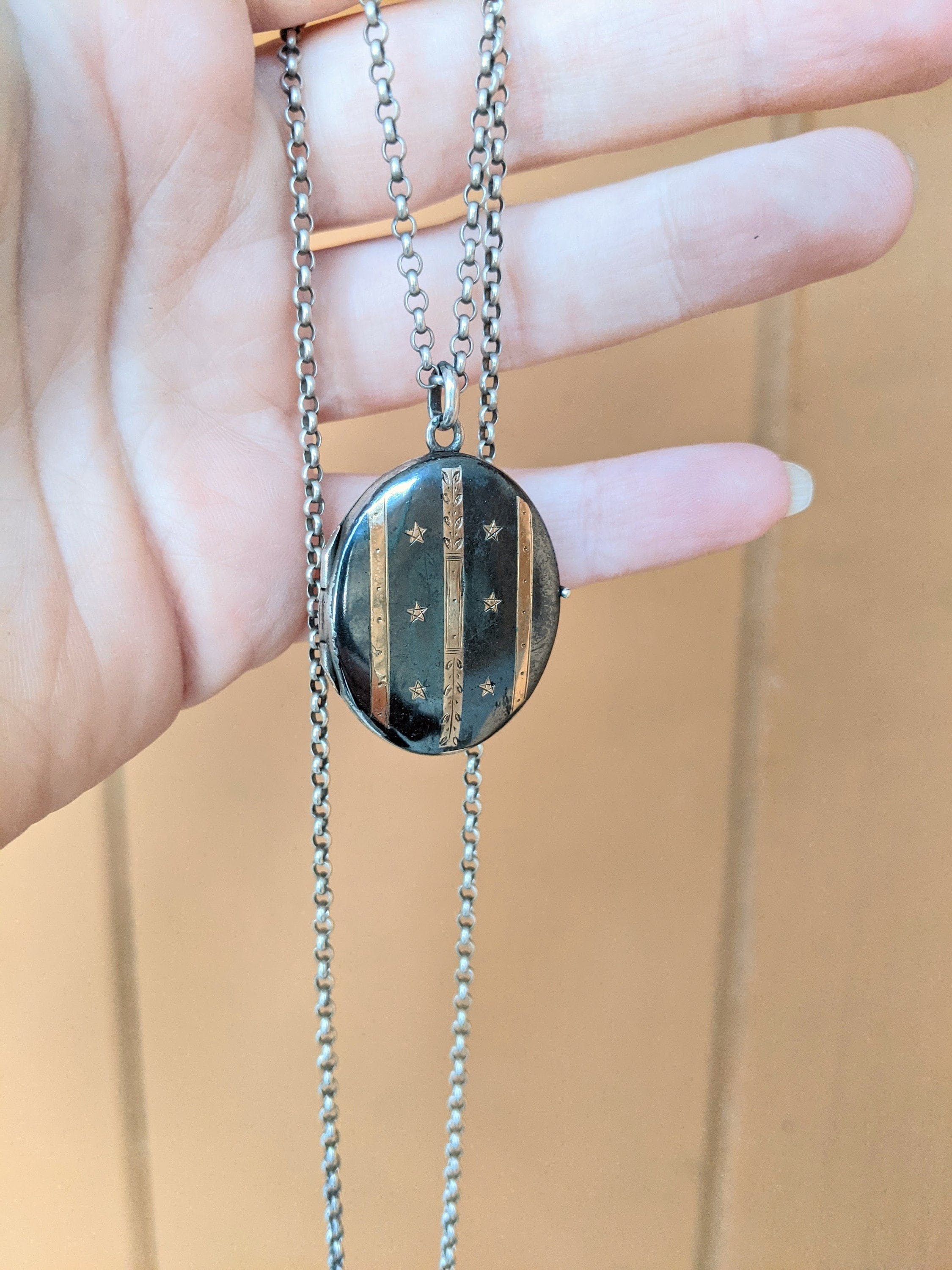 Vintage Victorian Niello Star Locket | Shop THRILLING