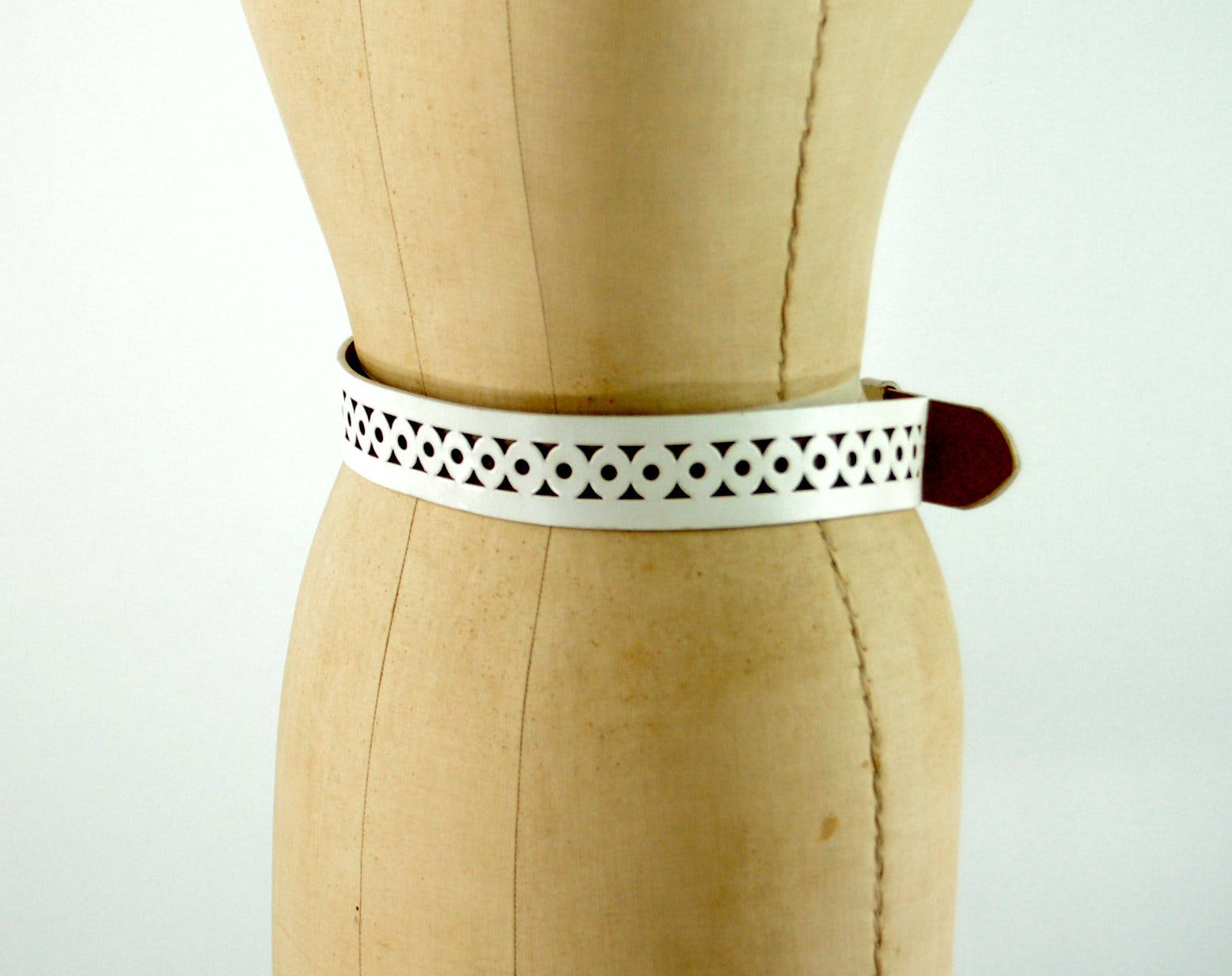Vintage White Top Grain Leather Cut Out Belt | Shop THRILLING
