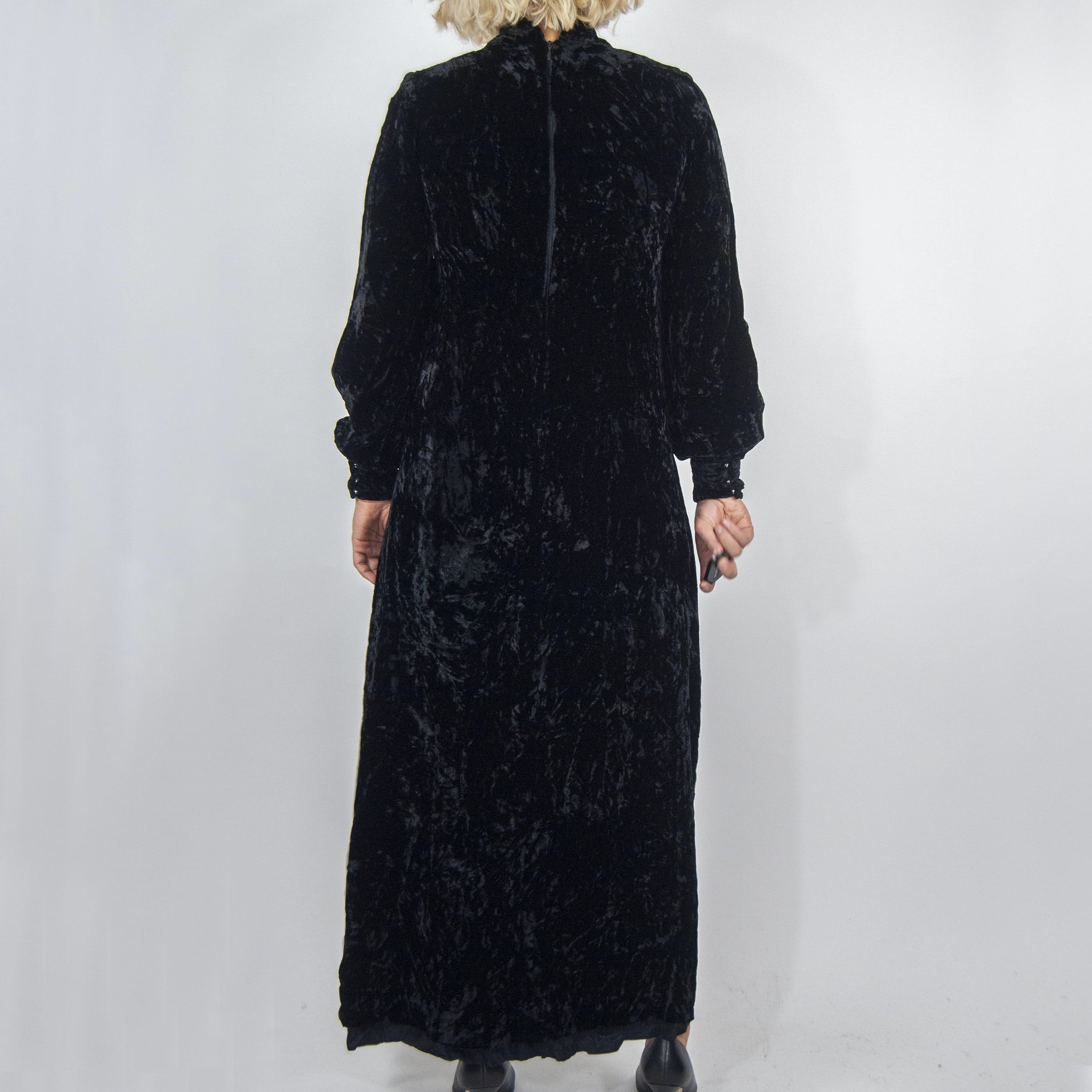 Vintage 70's Gothic Velvet Keyhole Maxi Dress | Shop THRILLING