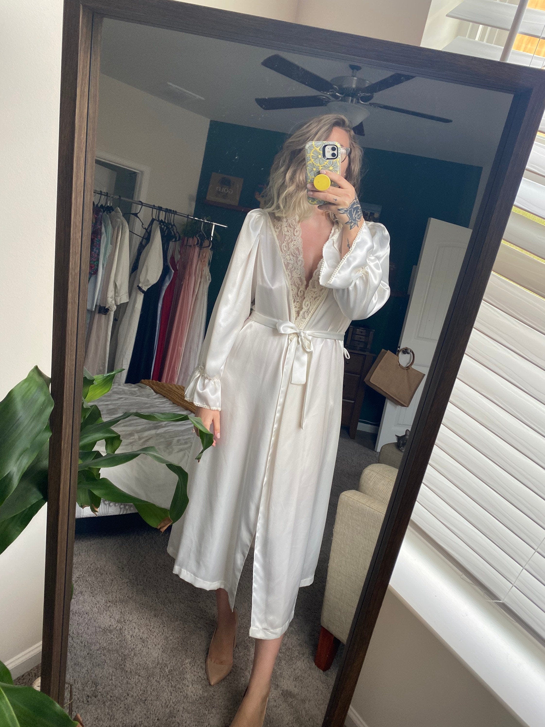 Vintage 80's Ivory Intimate Tie Robe by Dentelle | Shop THRILLING