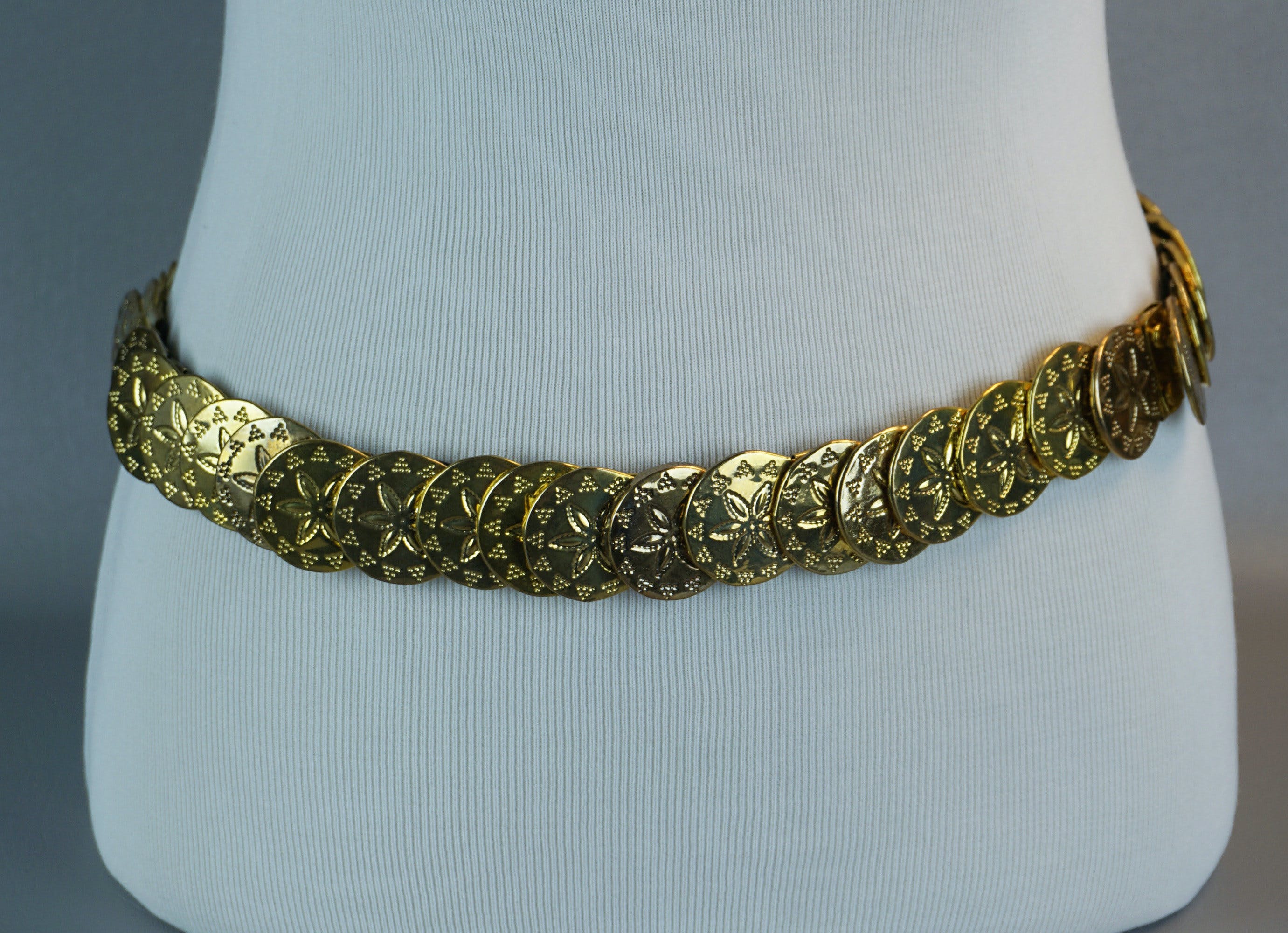 Vintage 90’s Gold Stretch Disk Belt | Shop THRILLING