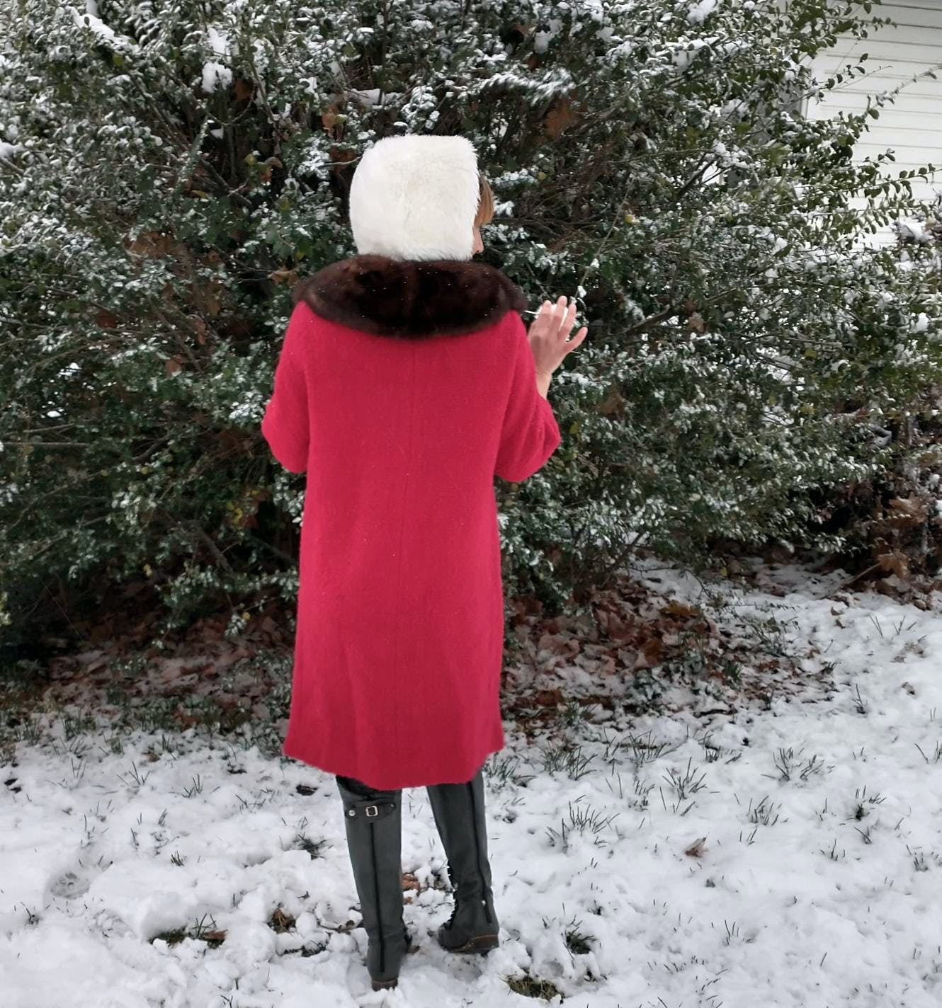 Vintage 60’s Red Button Up Coat with Mink Fur Collar | Shop THRILLING