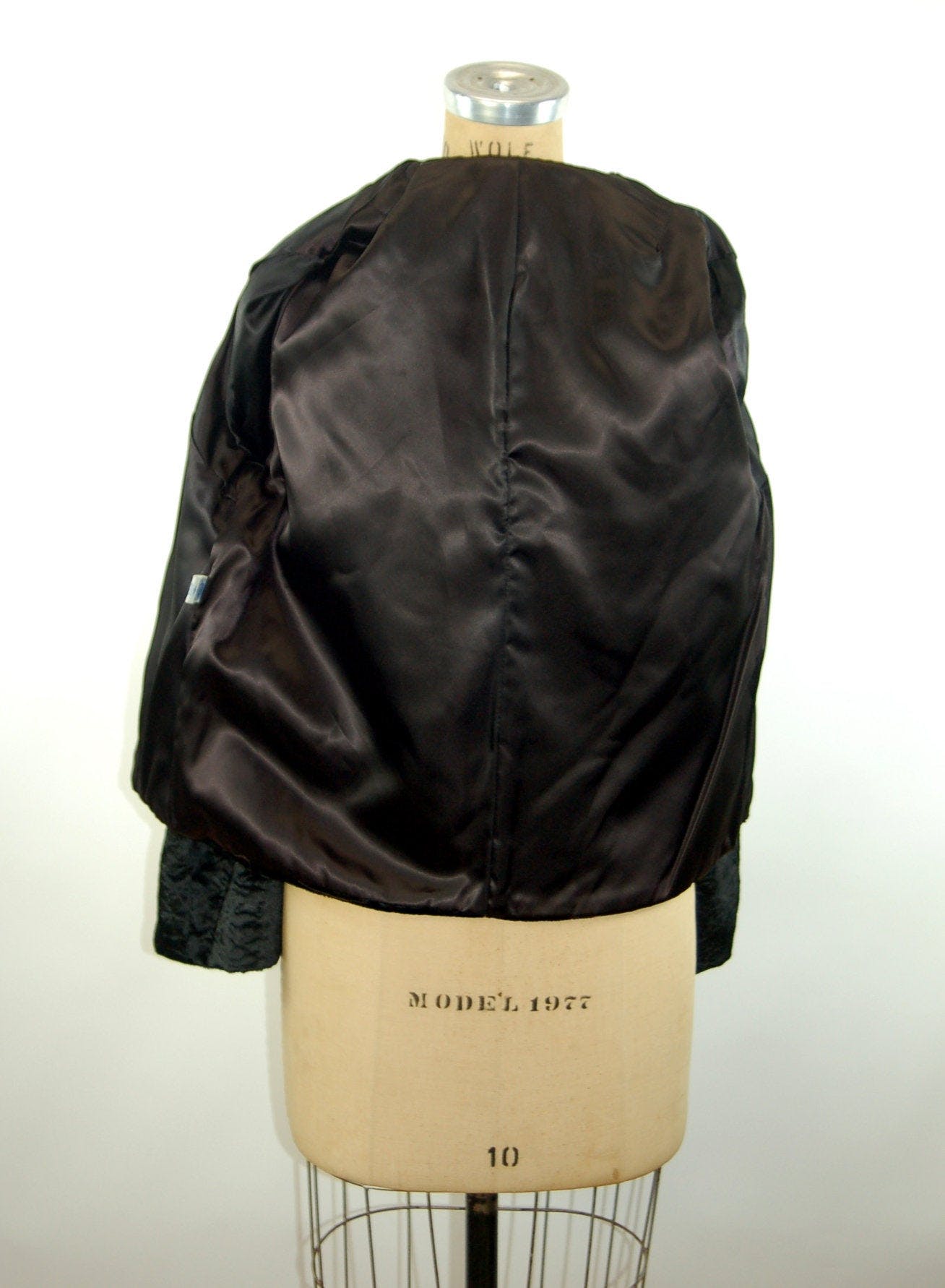 Vintage 60's Cropped Textured Velvet Bell Sleeve Jacket | Shop THRILLING