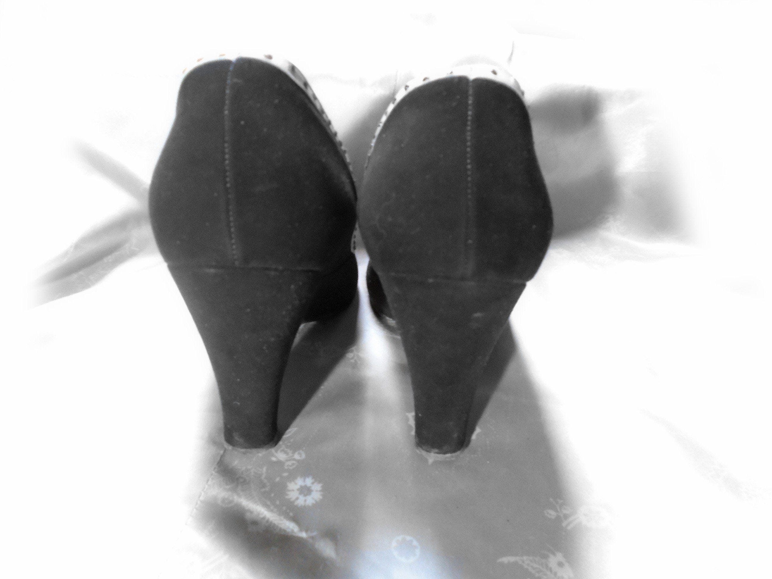 Vintage 40's Black Babydoll Pumps by Delman | Shop THRILLING