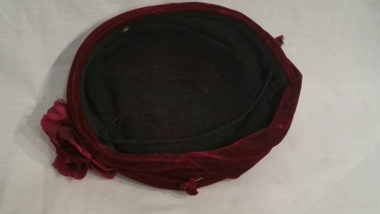 Vintage Red Velvet Silk Shaped Like a Rose Hat | Shop THRILLING