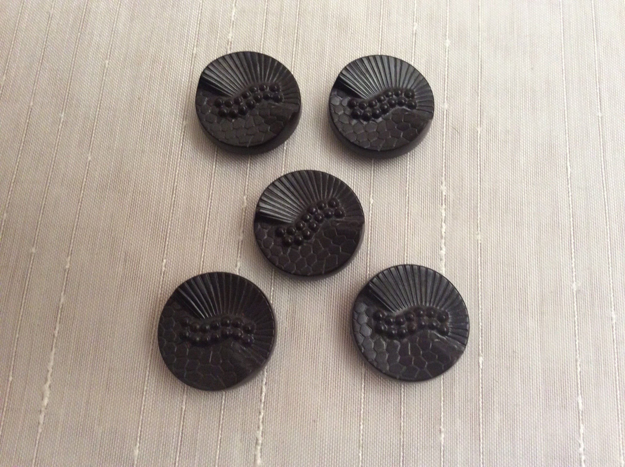 Vintage 50s Matching Brown Serpent Scales Design Buttons Brown Plastic ...