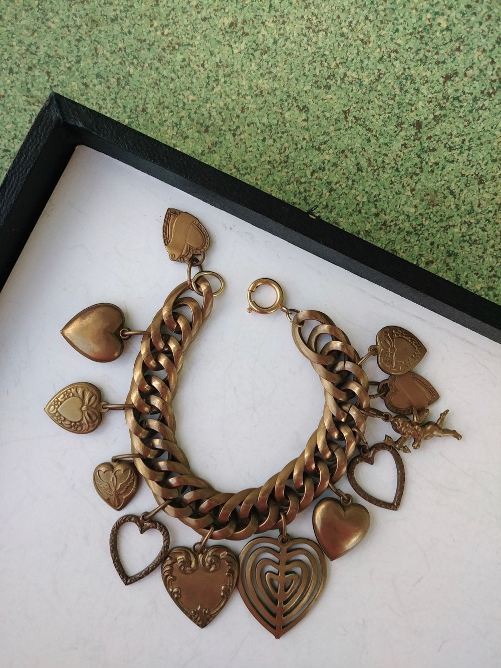 Vintage 40’s Gold Heart Charm Chain Link Bracelet | Shop THRILLING