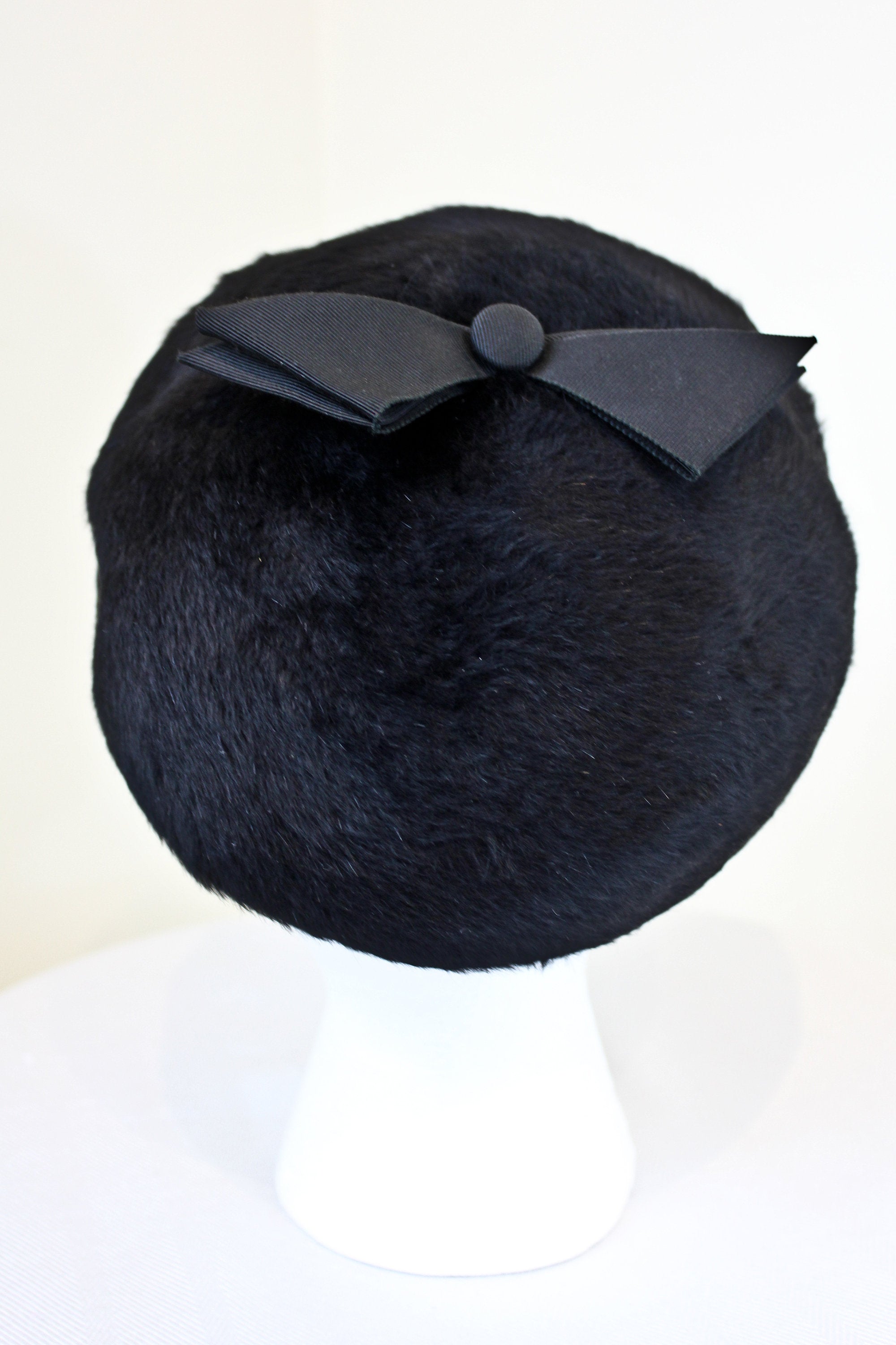 Vintage 50's Elegant Black Fur Capulet Style Hat with Bow by Mystere ...