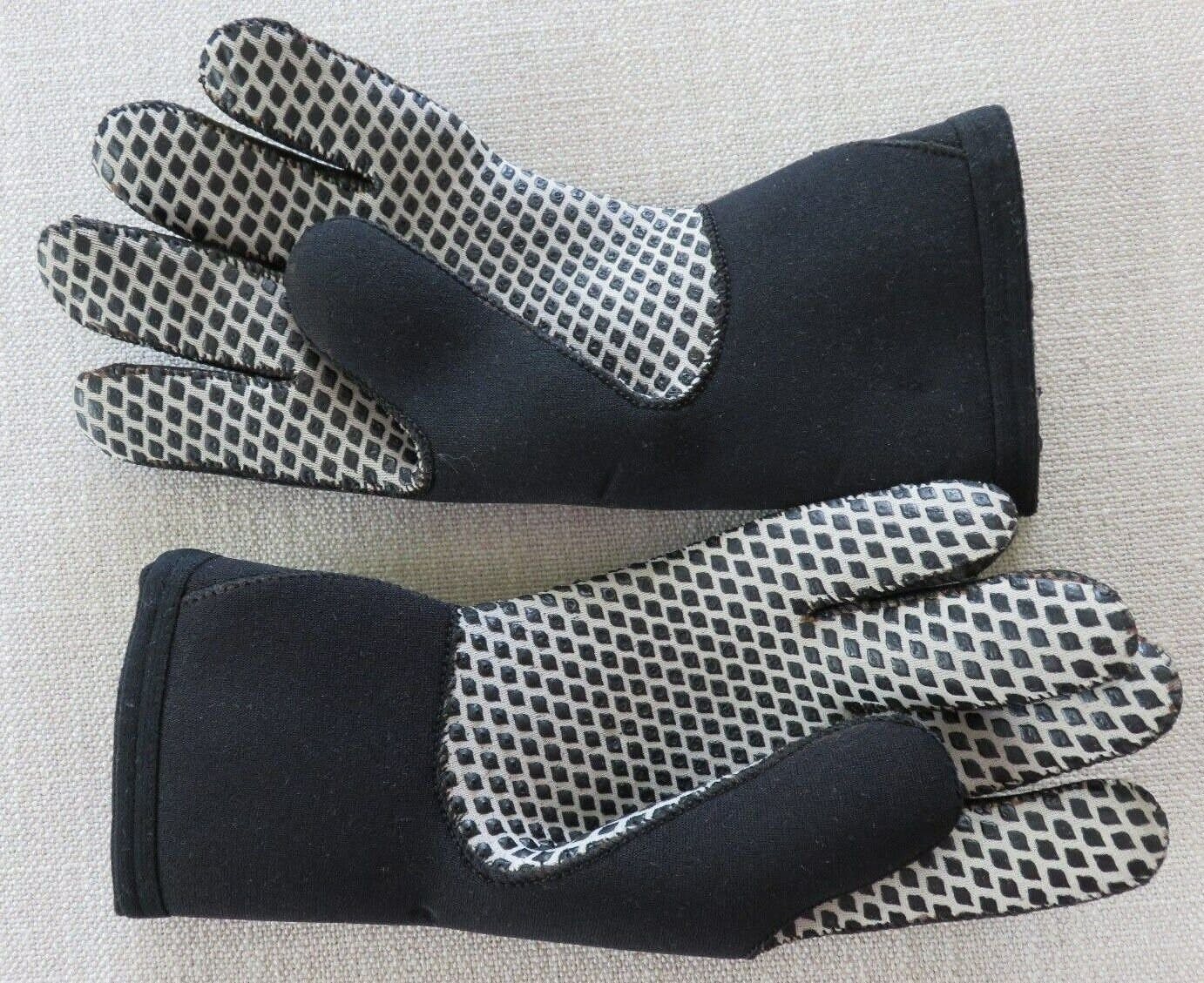 Vintage 80’s Diving Scuba Gloves | Shop THRILLING