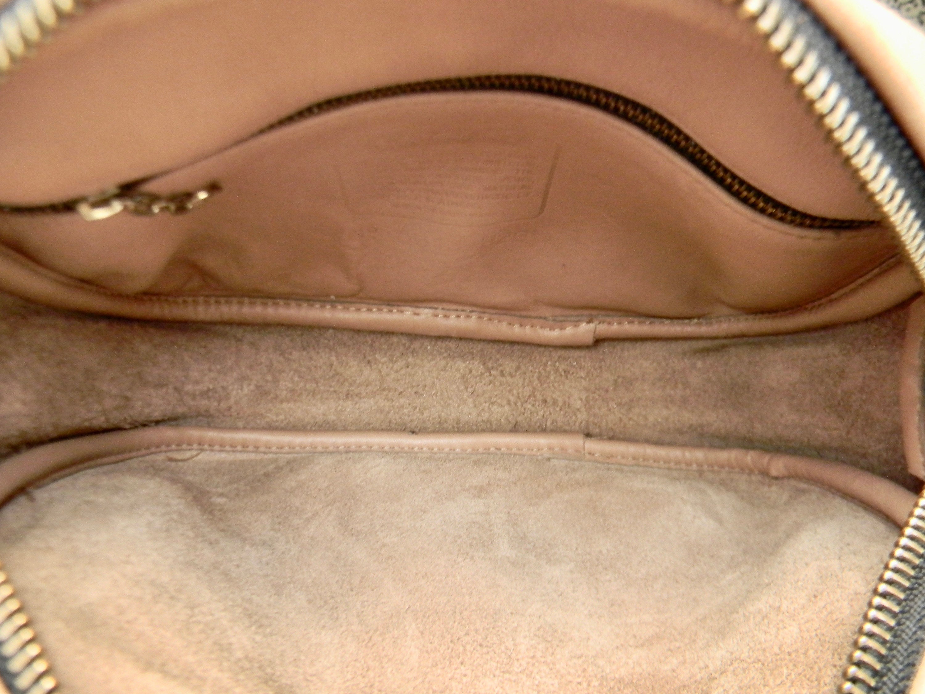 Vintage 80's Taupe Leather Camera Bag by Coach | Shop THRILLING