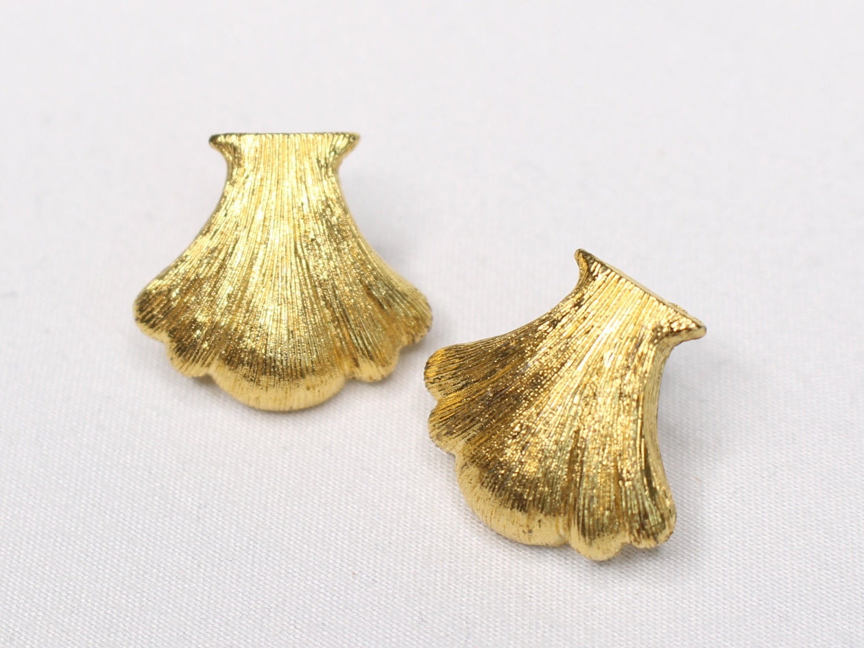 Vintage Signed Monet Scalloped Shell Statement Earrings for Pierced ...