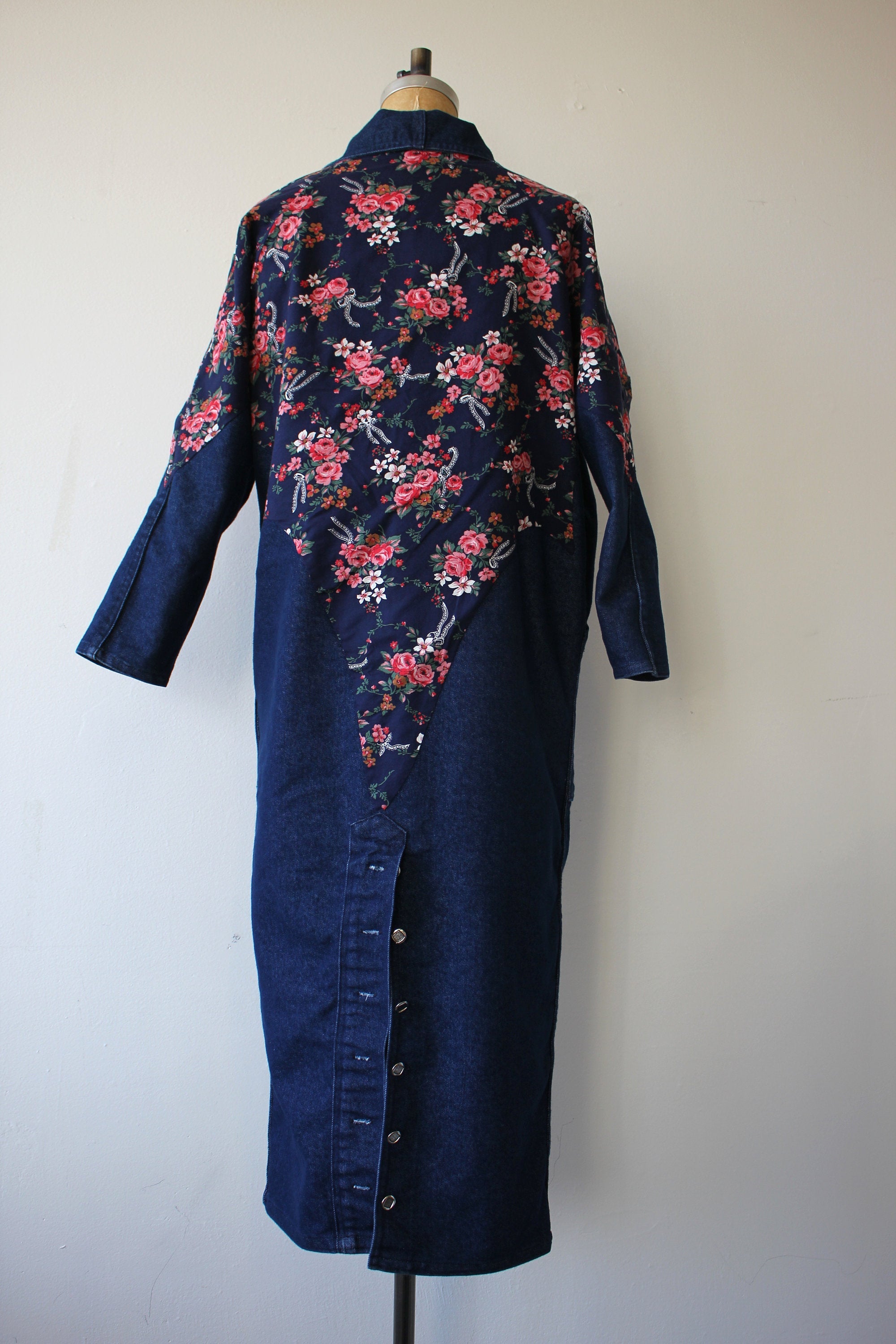 Vintage 80's/90's Denim Duster with Floral Appliqué | Shop THRILLING