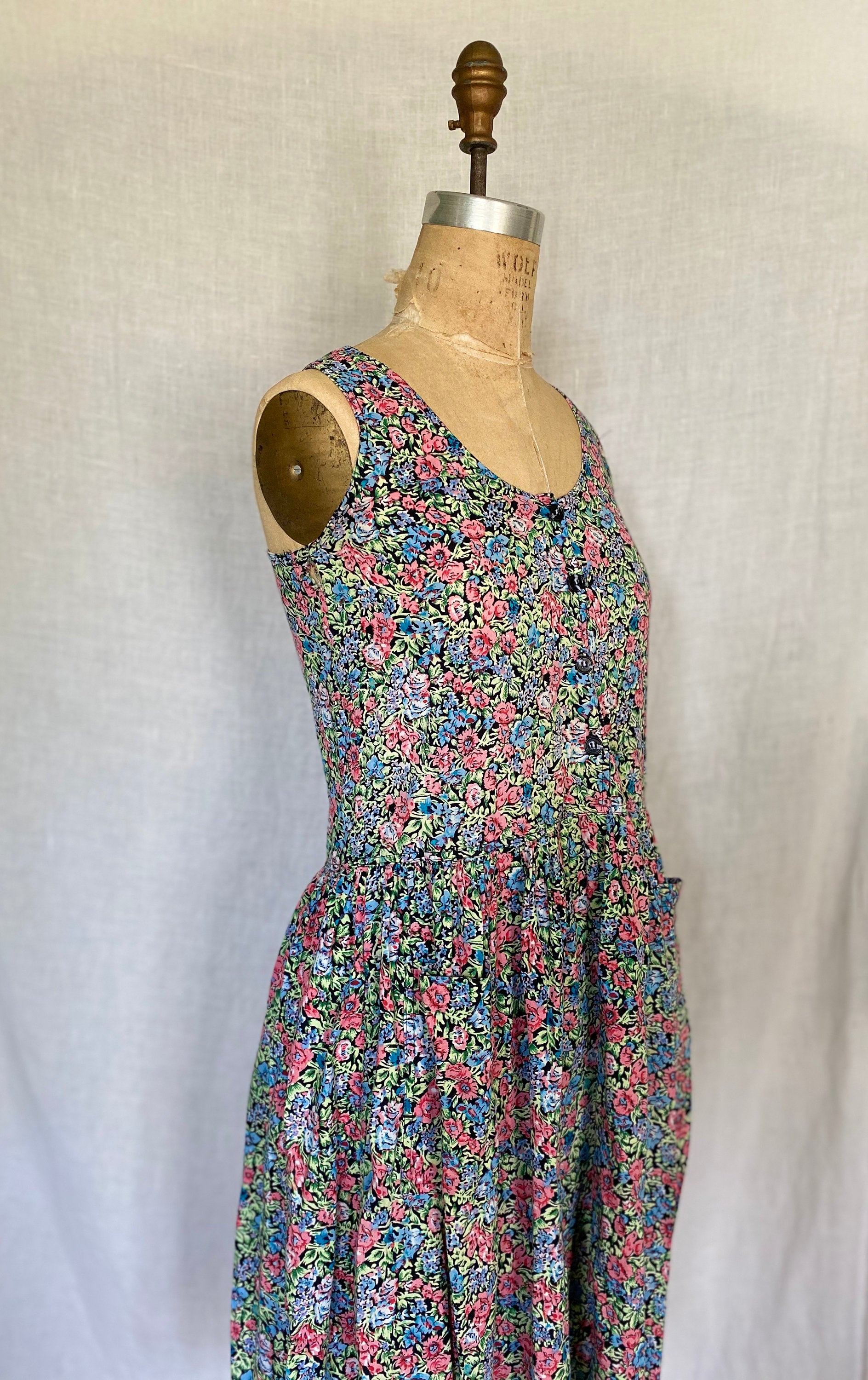 Vintage Floral Print Cross Back Dress with Pockets | Shop THRILLING