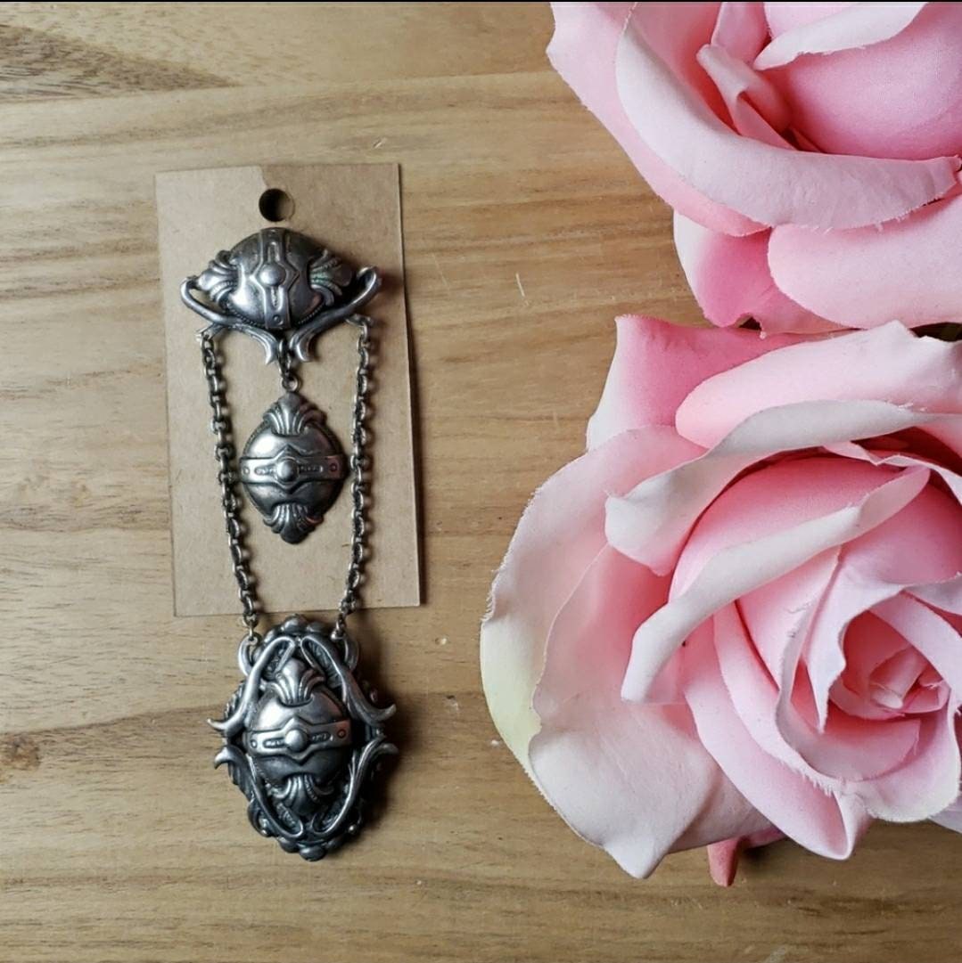 Vintage 5" Suspended Locket Pin | Shop THRILLING