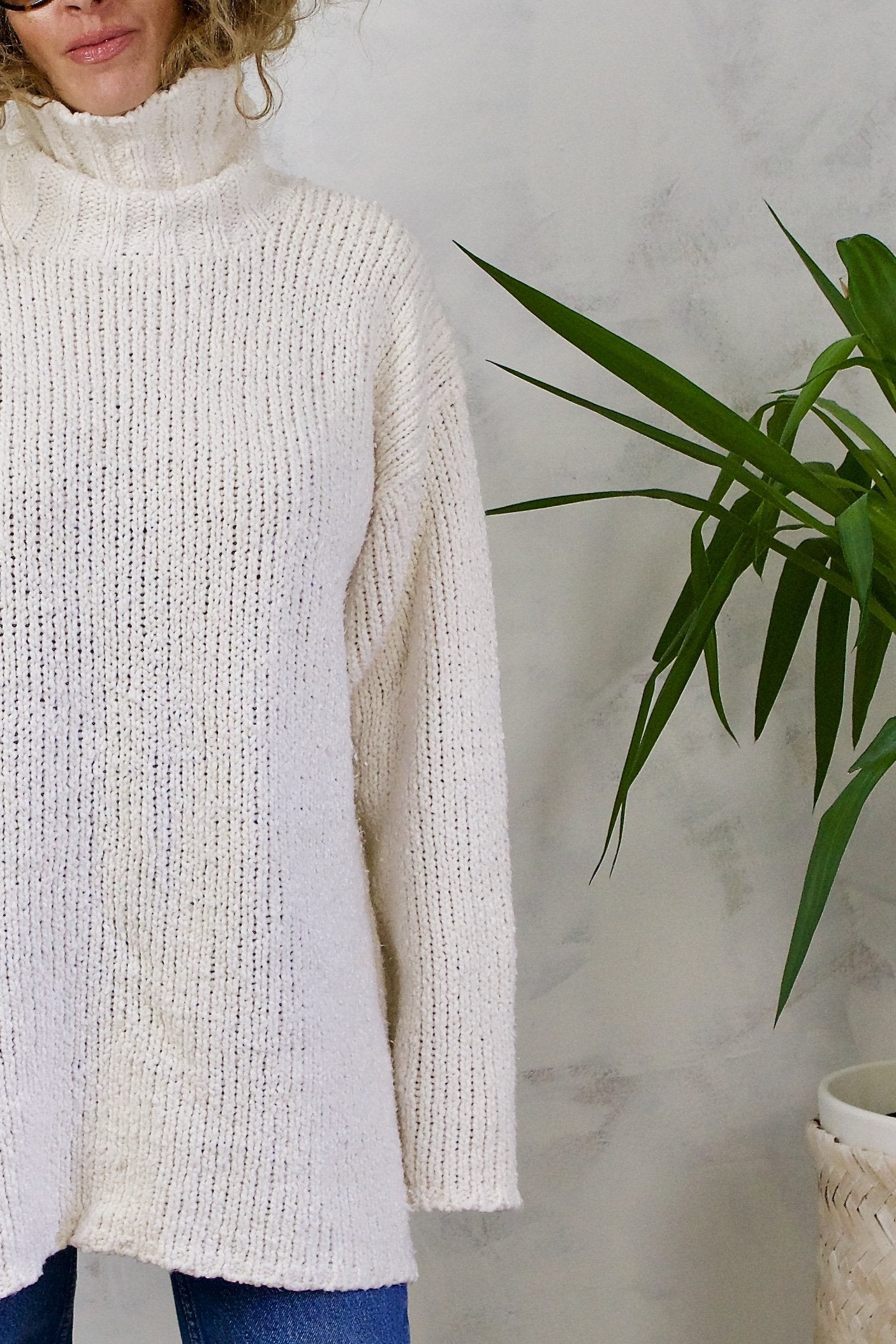 Vintage 90’s Chunky Ivory Turtleneck Sweater | Shop THRILLING