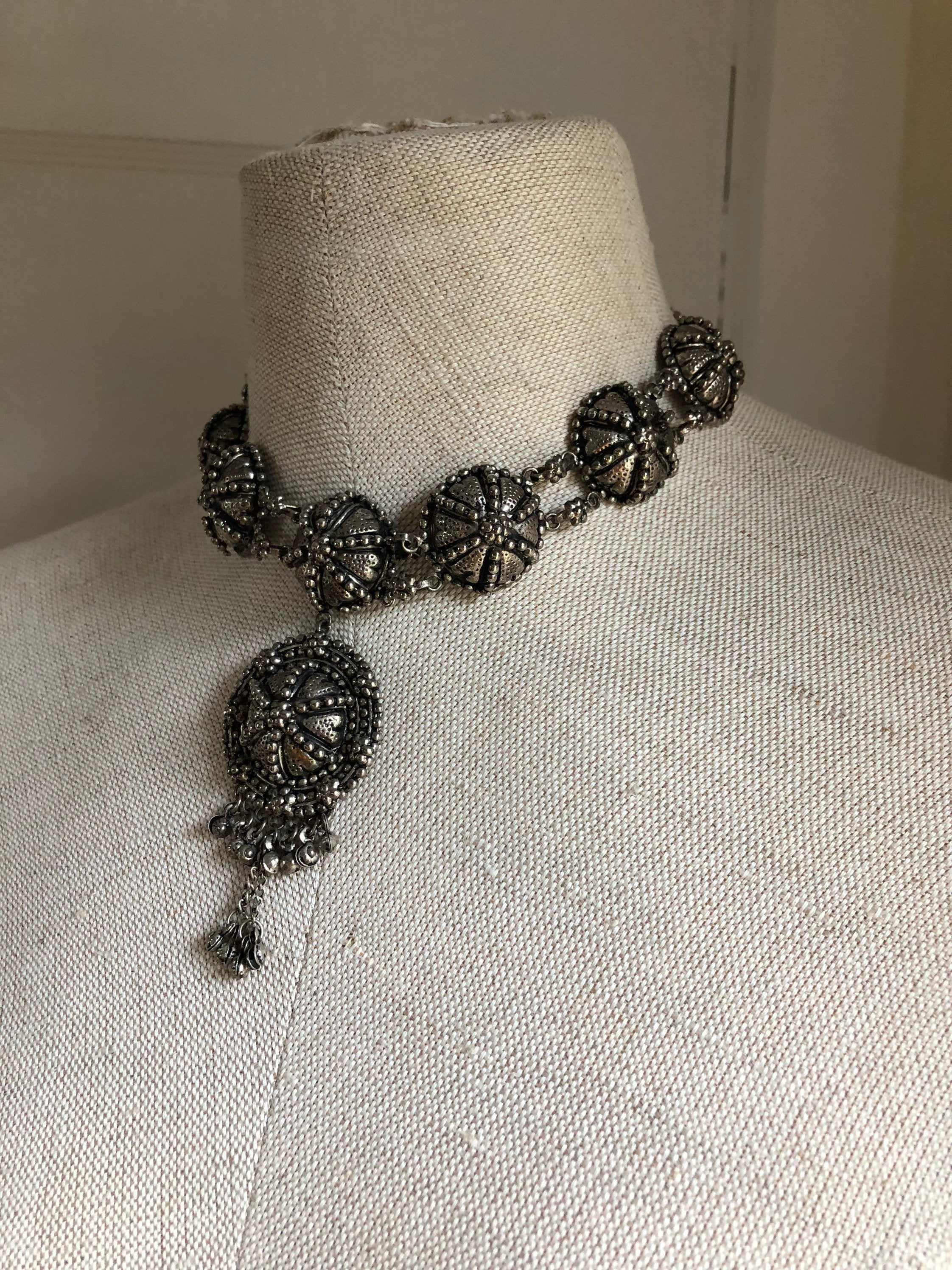 Vintage 70's Medieval Gothic Armory Choker Necklace | Shop THRILLING