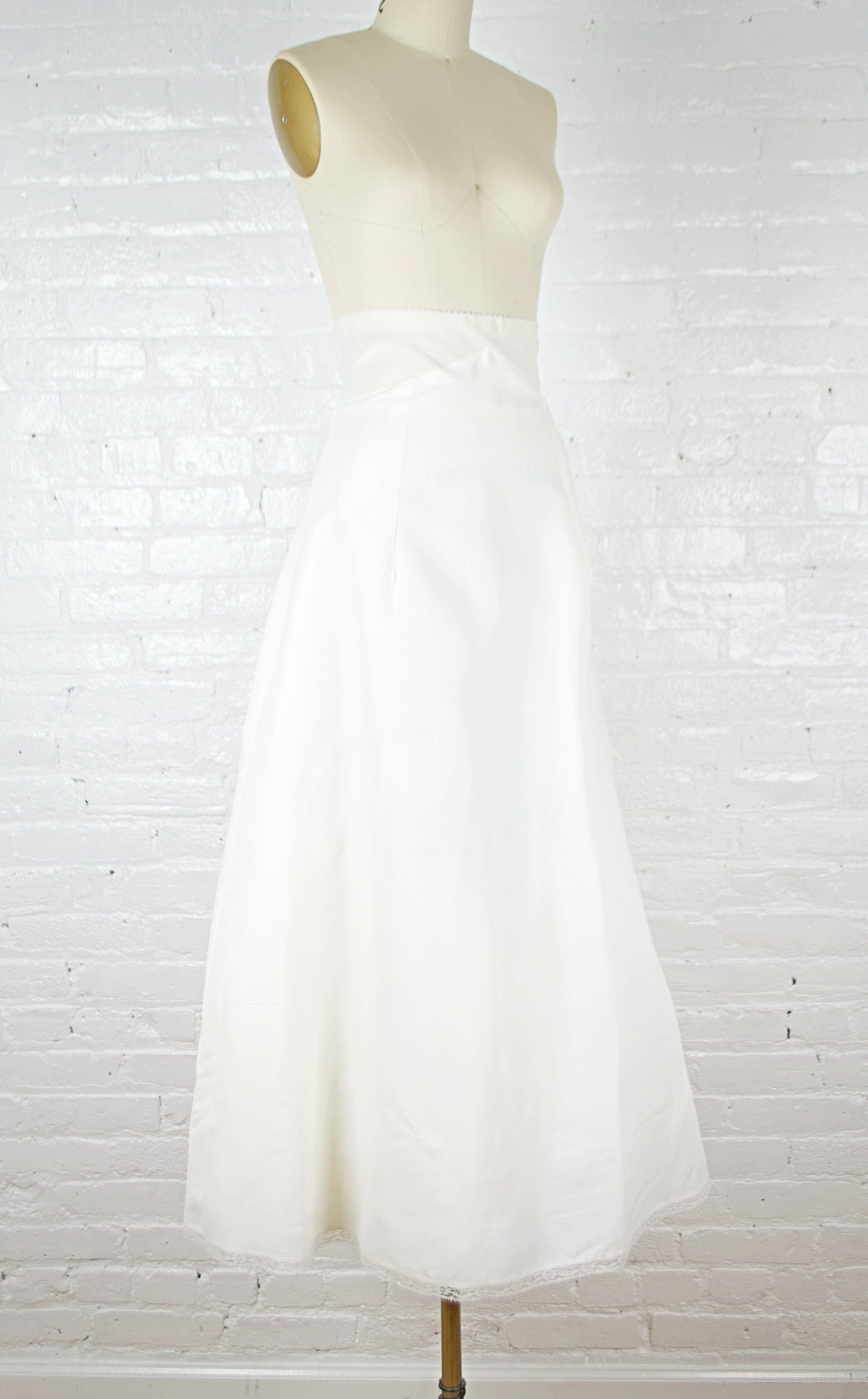 Vintage 80's White Crinoline Slip | Shop THRILLING