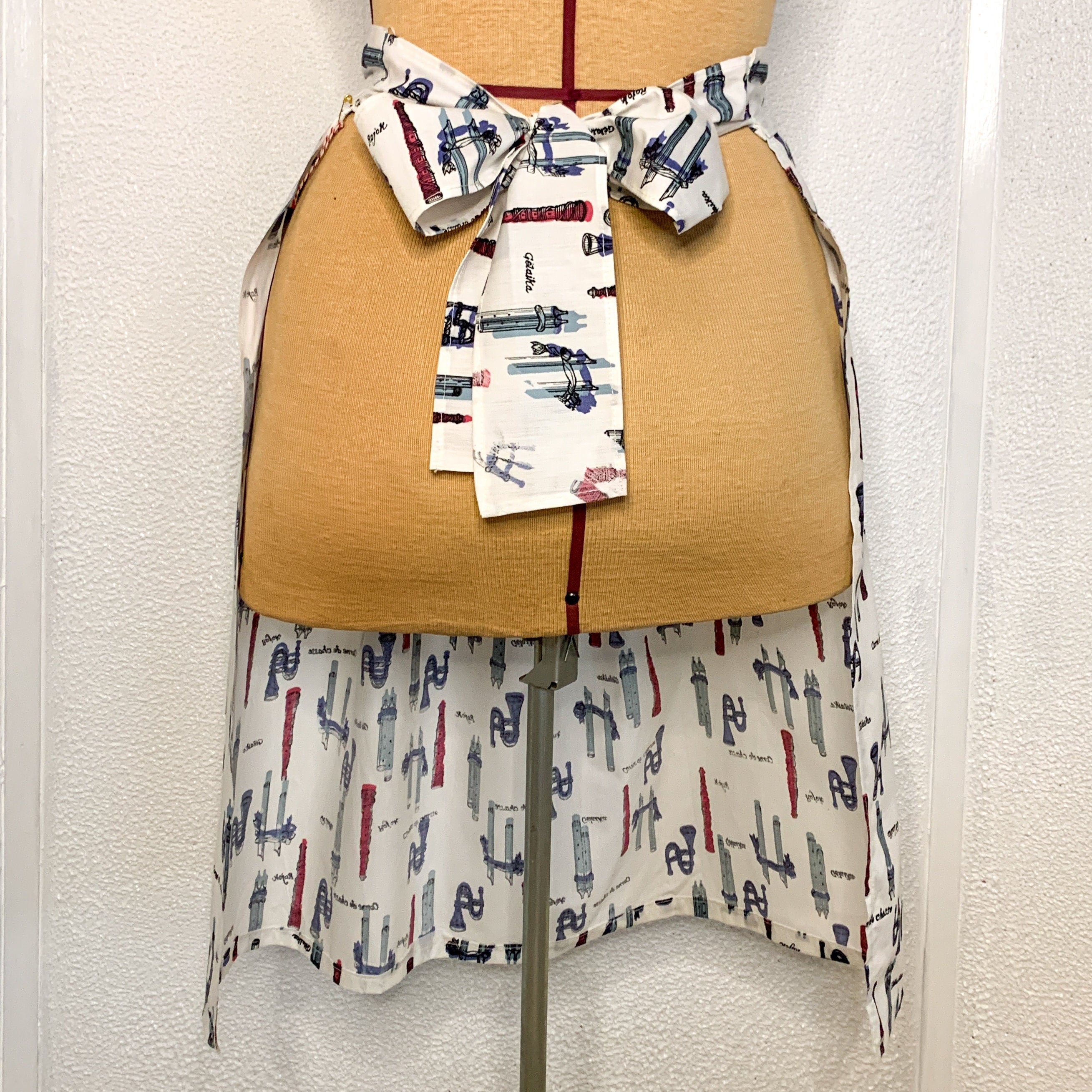 Vintage White Musical Instruments Design Apron | Shop THRILLING