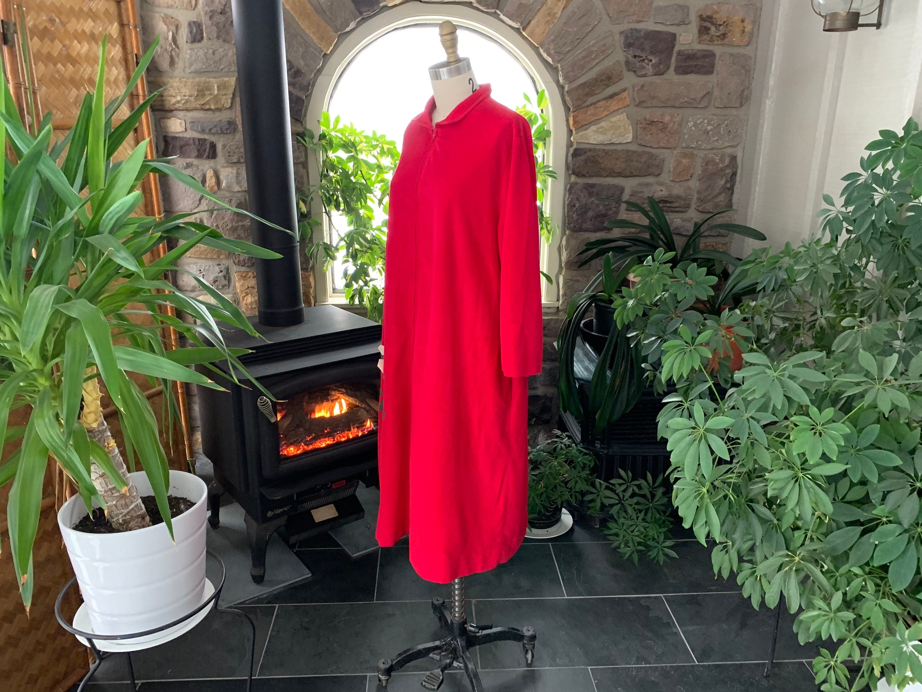 Vintage 60’s Deep Rose Red Velour Zipper Front Robe | Shop THRILLING