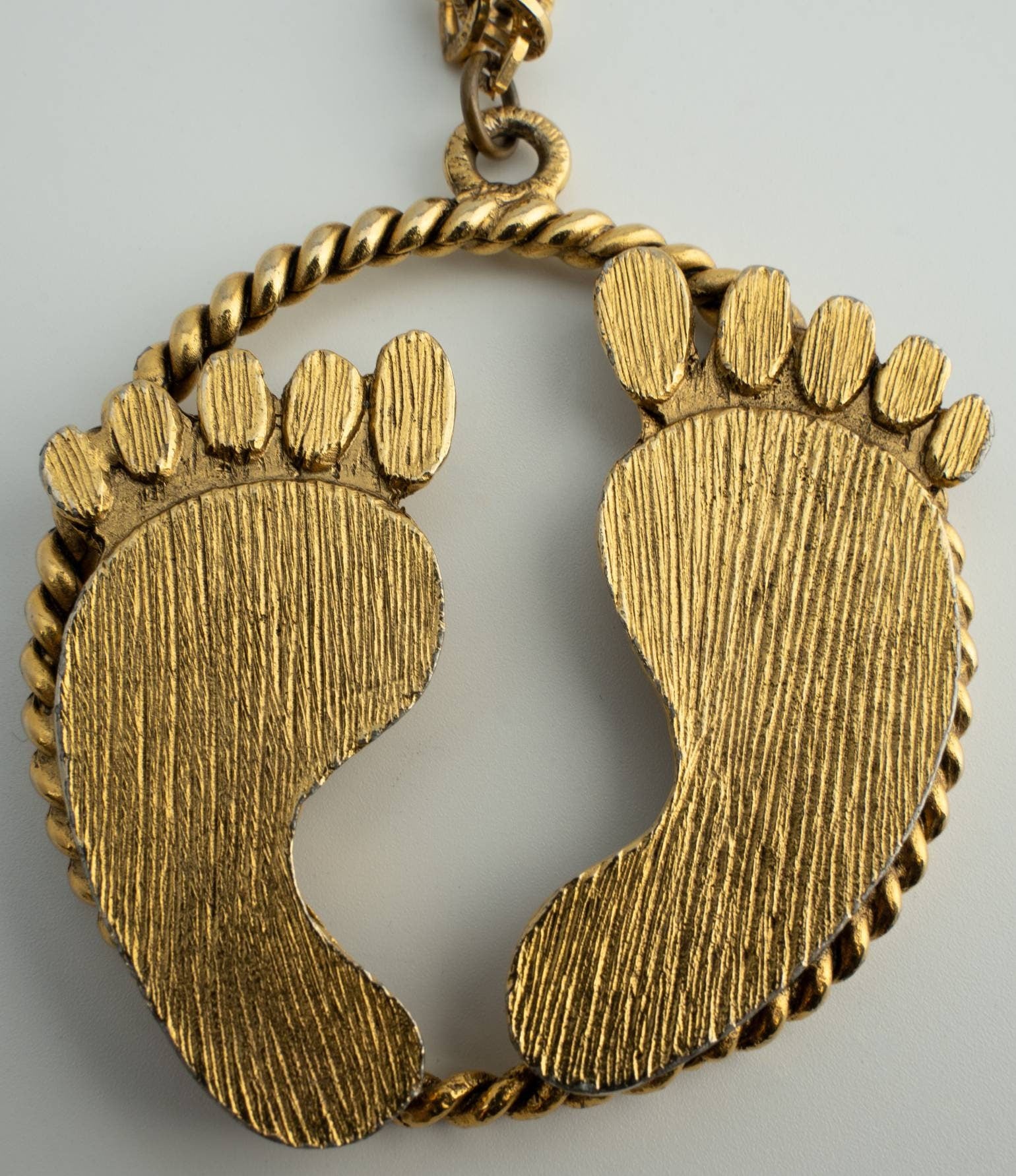 Vintage 70s Feet Necklace Rare Design by Hang Ten | Shop THRILLING