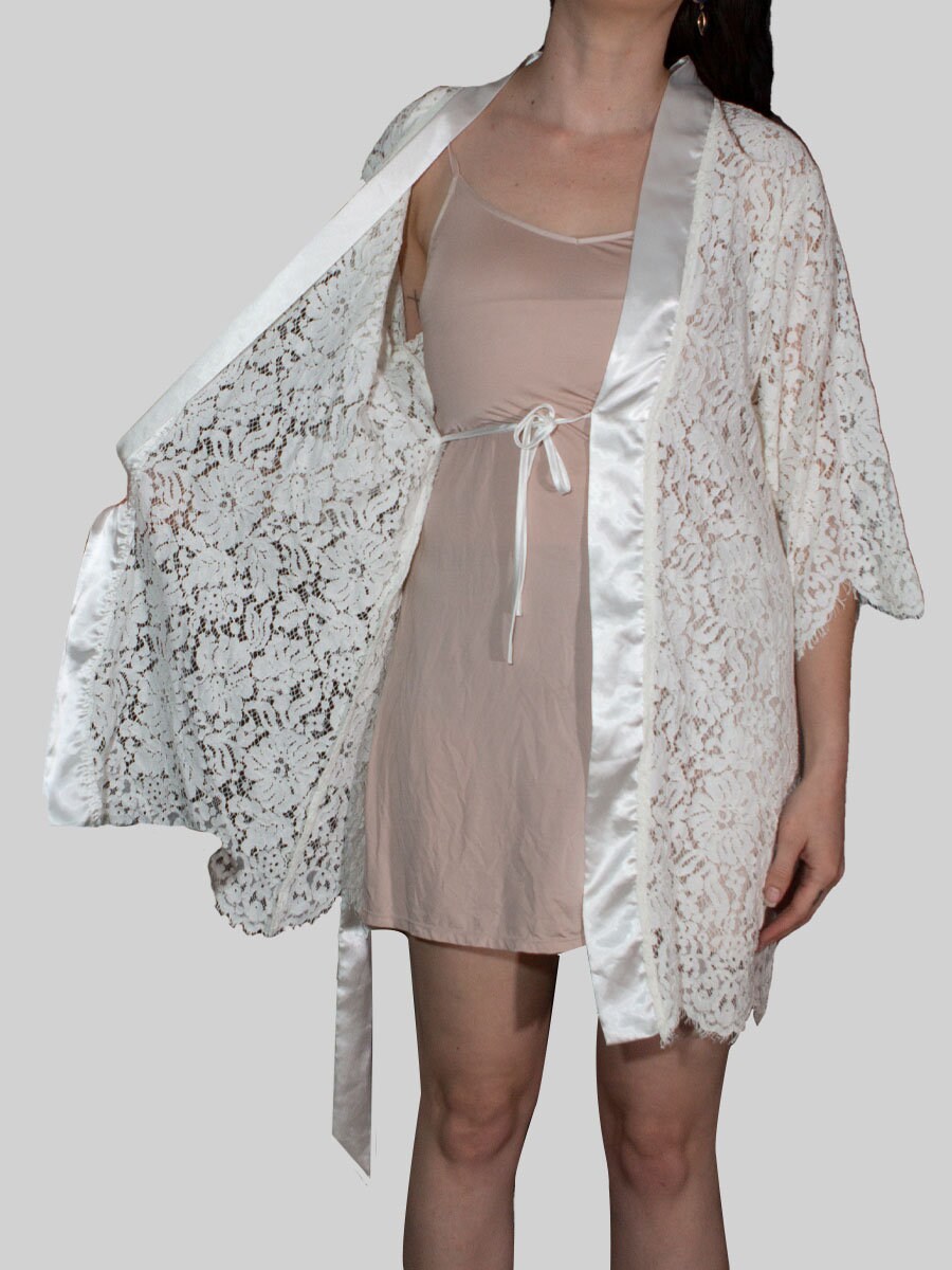 Vintage White Lace Floral Robe | Shop THRILLING