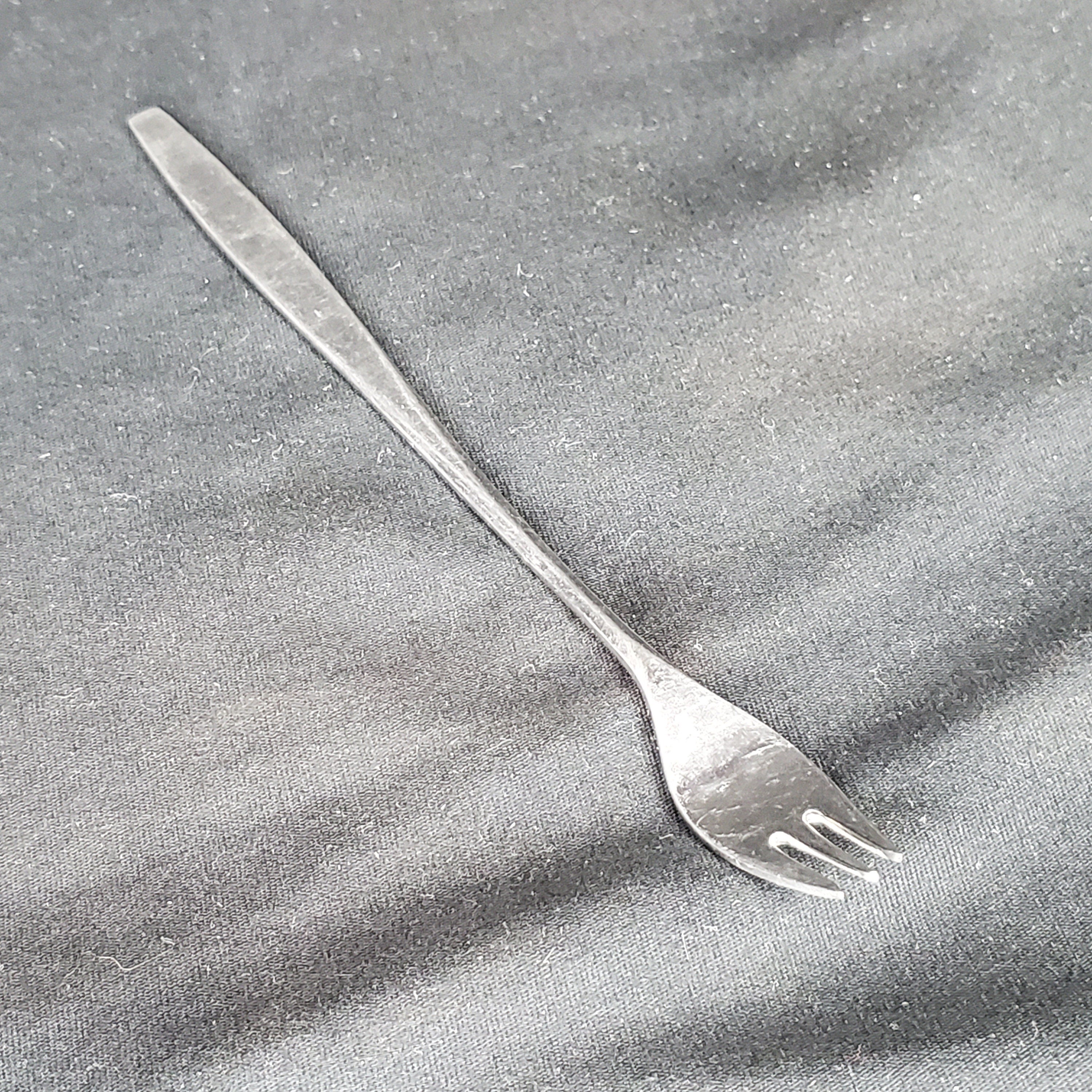 Vintage 1996 Oneida Stainless Lido Pattern | Shop THRILLING