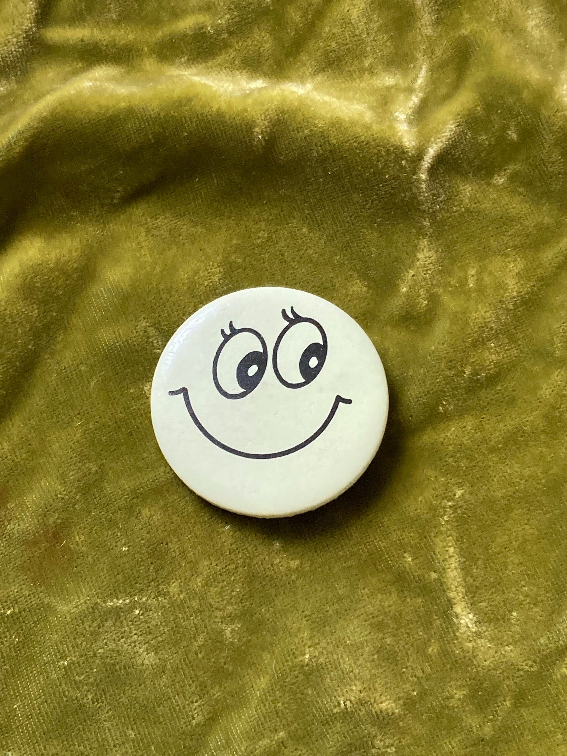 Vintage 90’s Faded Smiley Button | Shop THRILLING