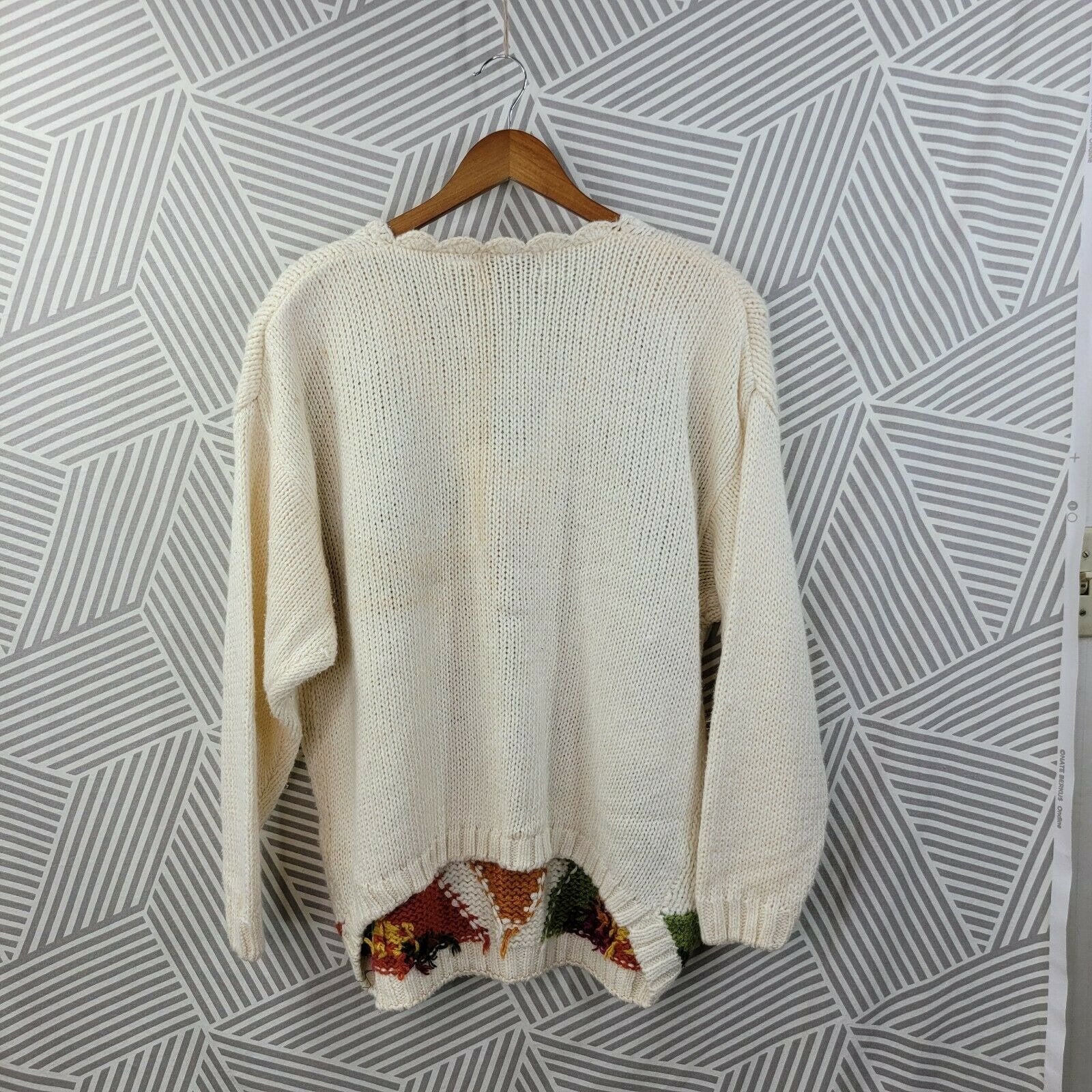 Vintage 90’s Beige Floral Colorblock Sweater | Shop THRILLING