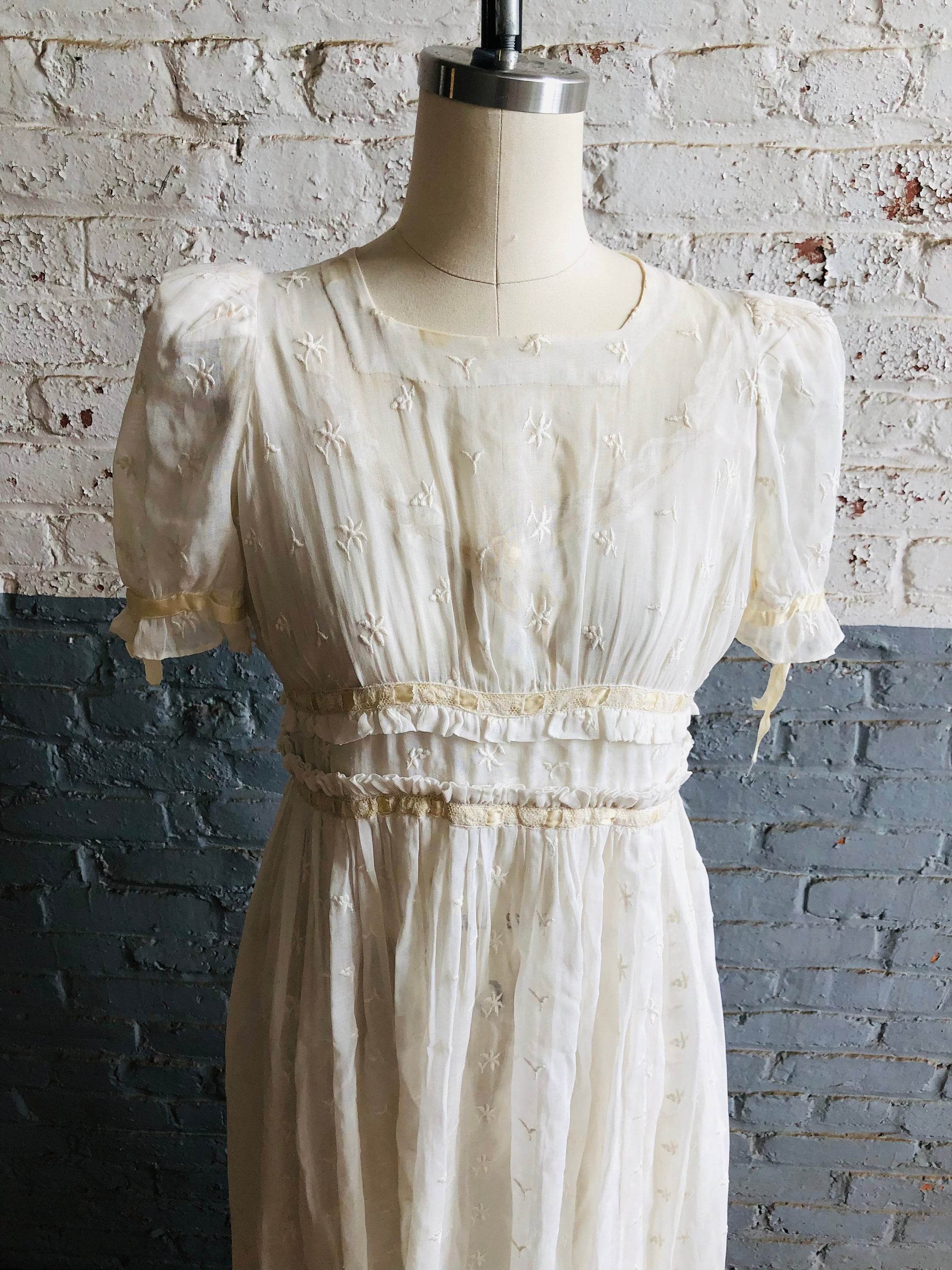 Vintage Antique Edwardian 1910 Sprigged Muslin Day Dress Short Sleeve ...