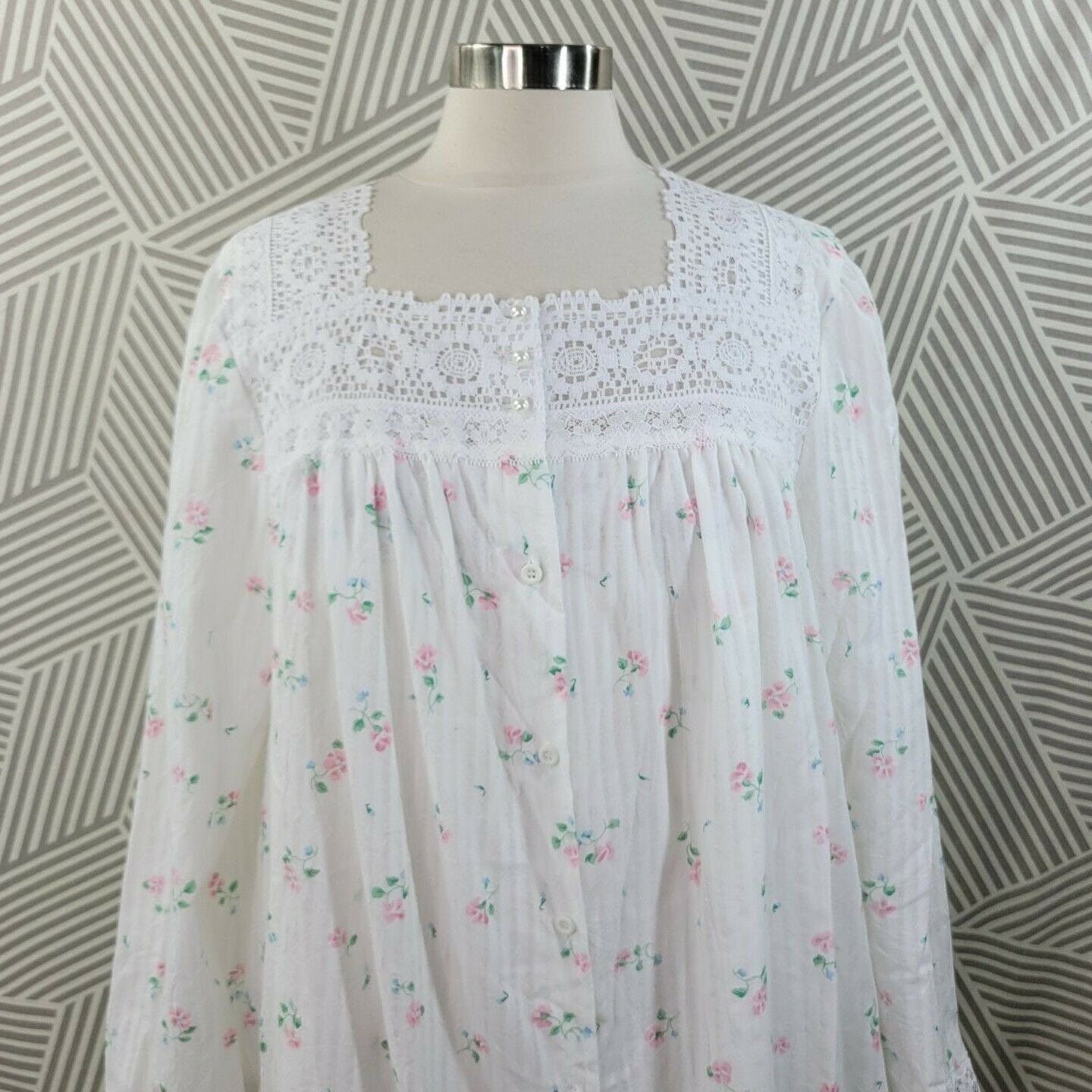 Vintage White Floral Nightgown Robe Set by Willow Creek | Shop THRILLING