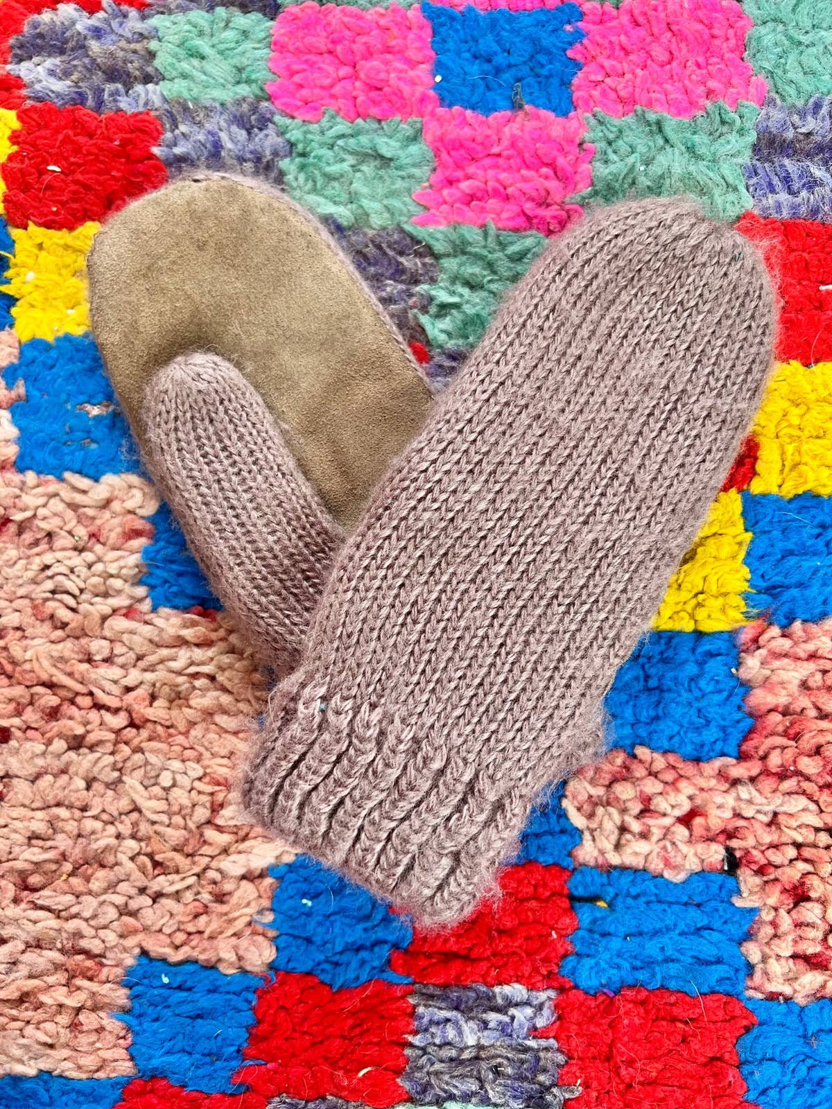 Vintage 70s Brown Pink Knit Suede Mittens Gloves | Shop THRILLING