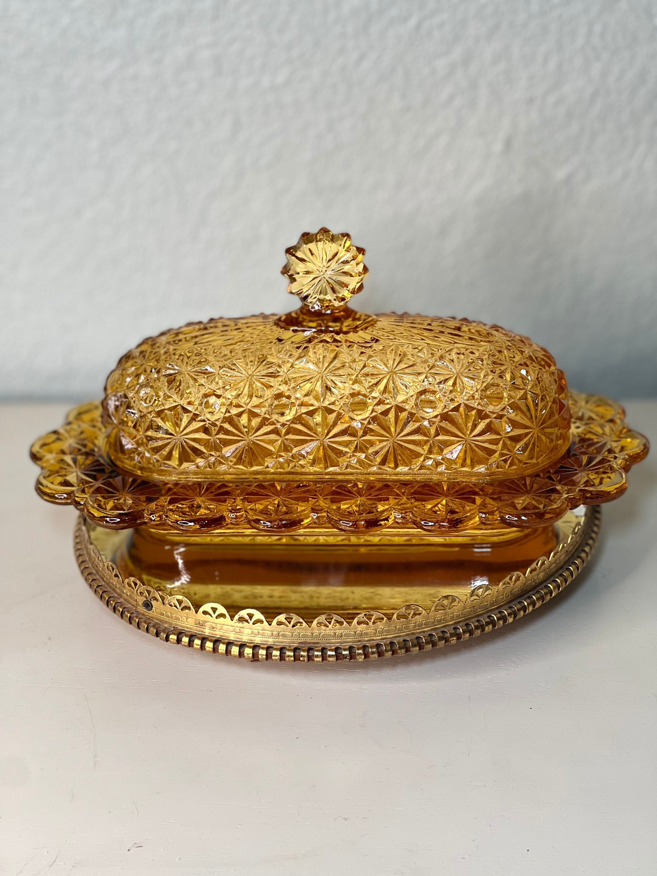 Vintage Amber Daisy and Button Butter Dish by LG Wright Daisy & Buttons ...