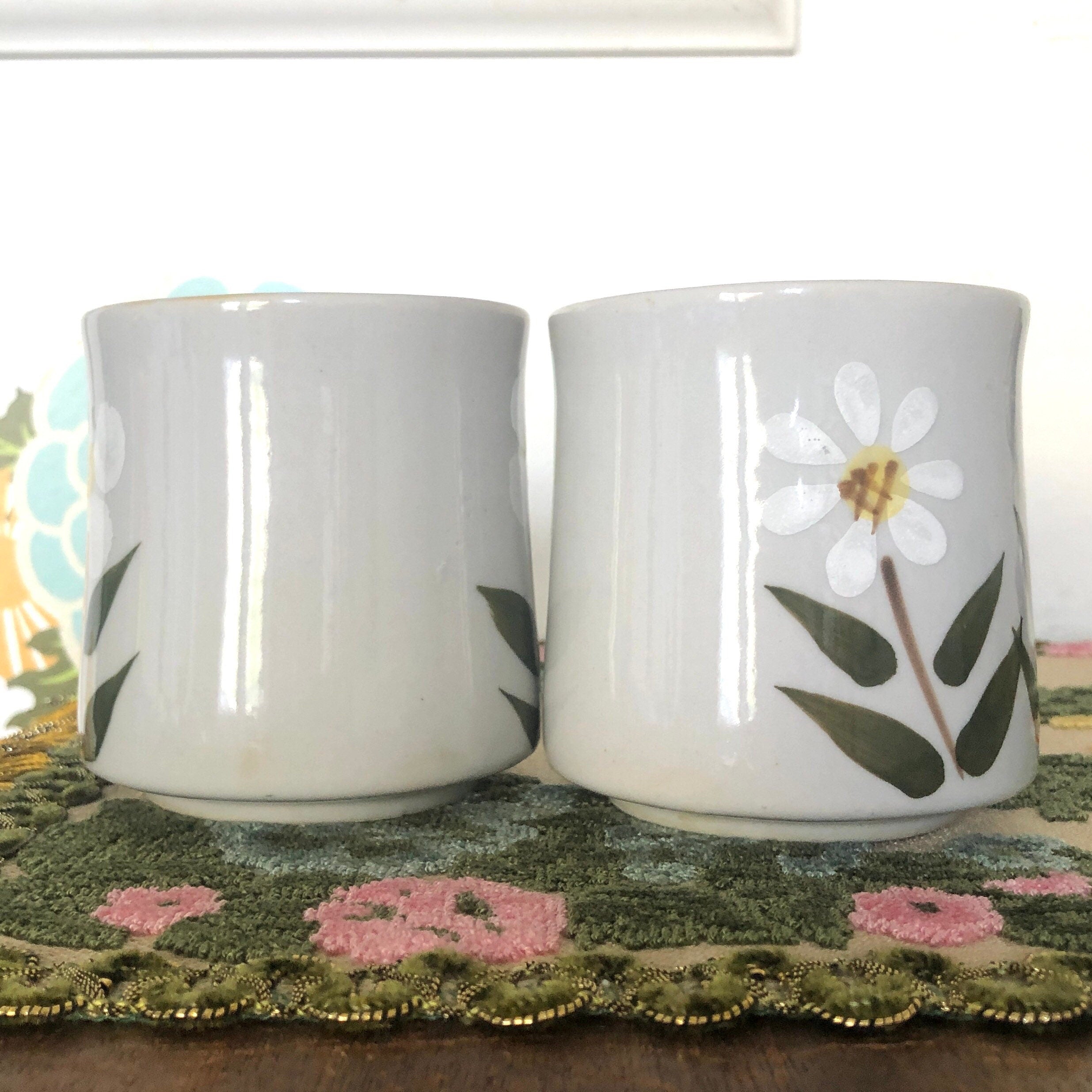 Vintage Stoneware Daisy Mugs 70s Pair of Flower Painted Coffee Cups ...
